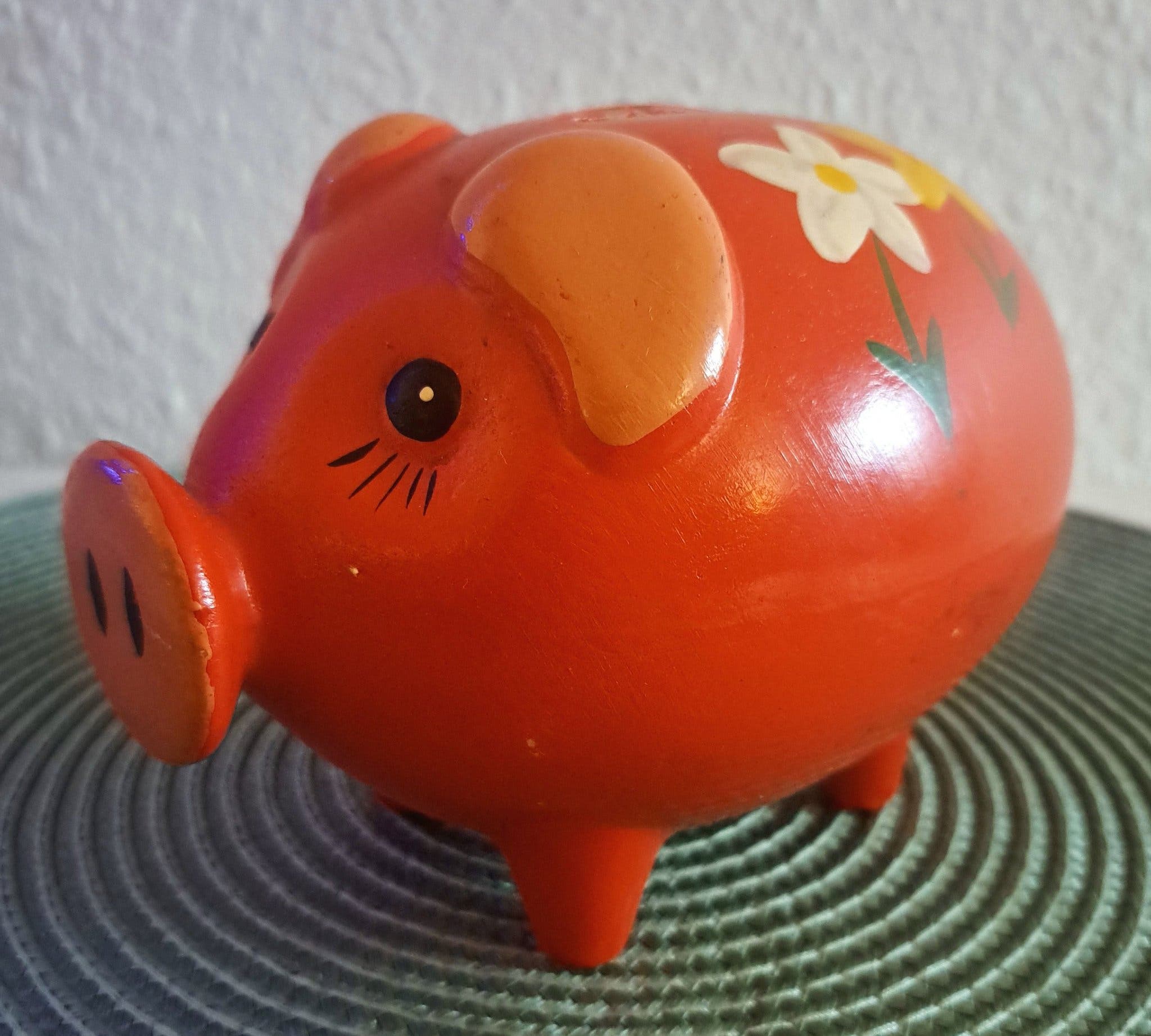 Se produkter som liknar Söt handgjord spargris på Tradera (694438912)
