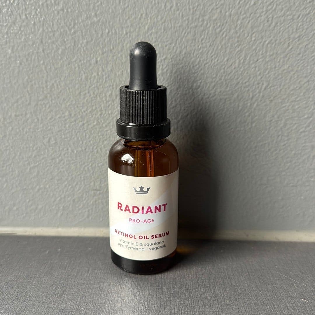 Se produkter som liknar Radiant Pro-Age Retinol Oil S.. på Tradera ...