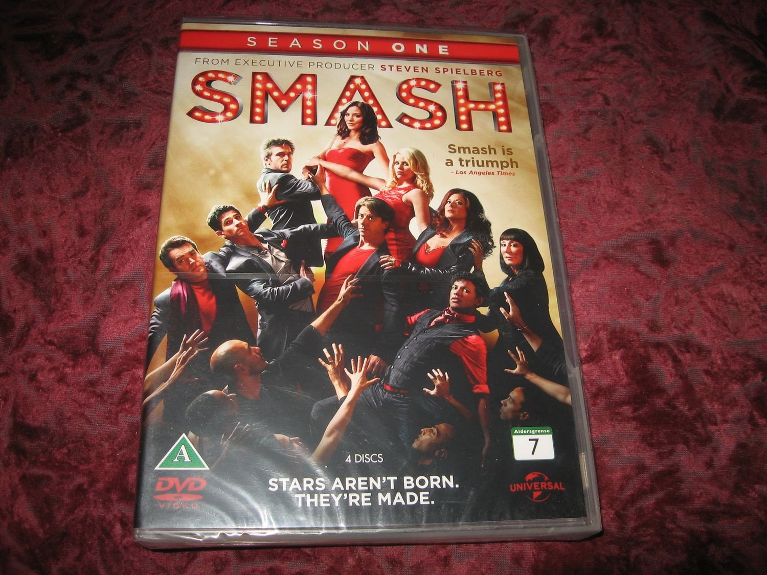 SMASH SÄSONG 1 (ANJELICA HUSTON,D.. | Köp från ghost 64 på Tradera ...