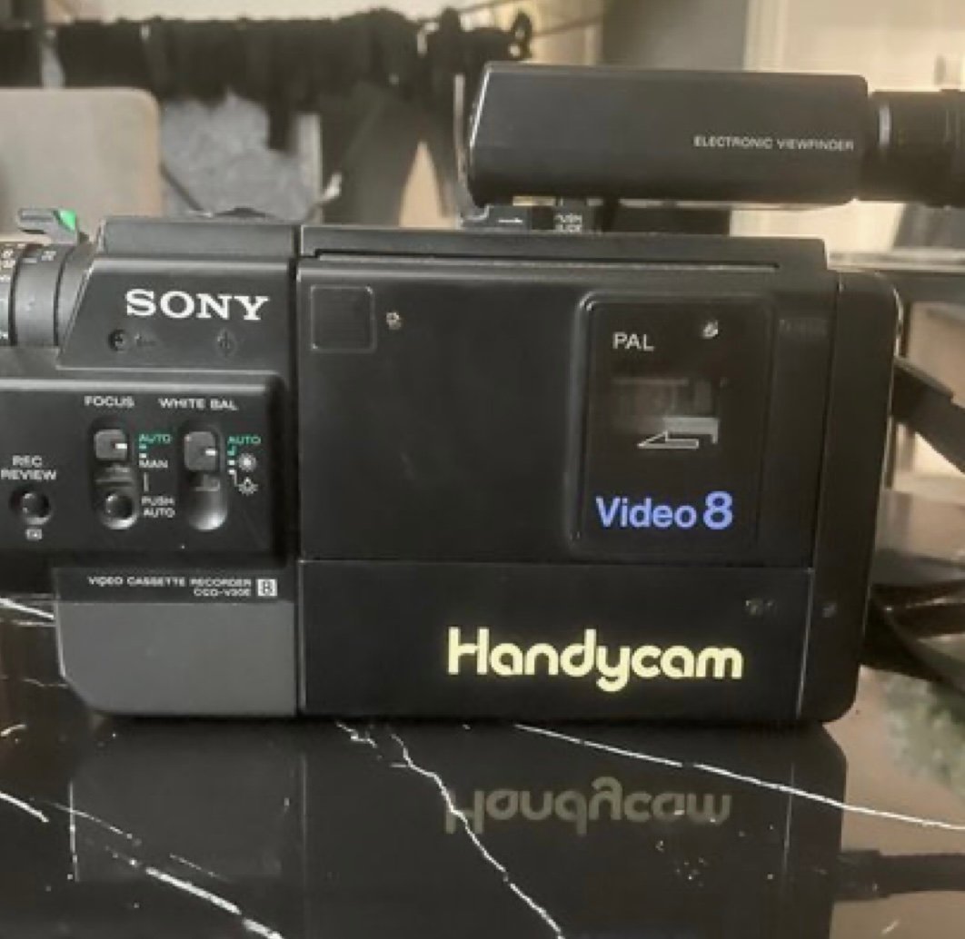 Eftertraktad Sony Handycam Video 8 CCD-V30E | Köp på Tradera (702673911)