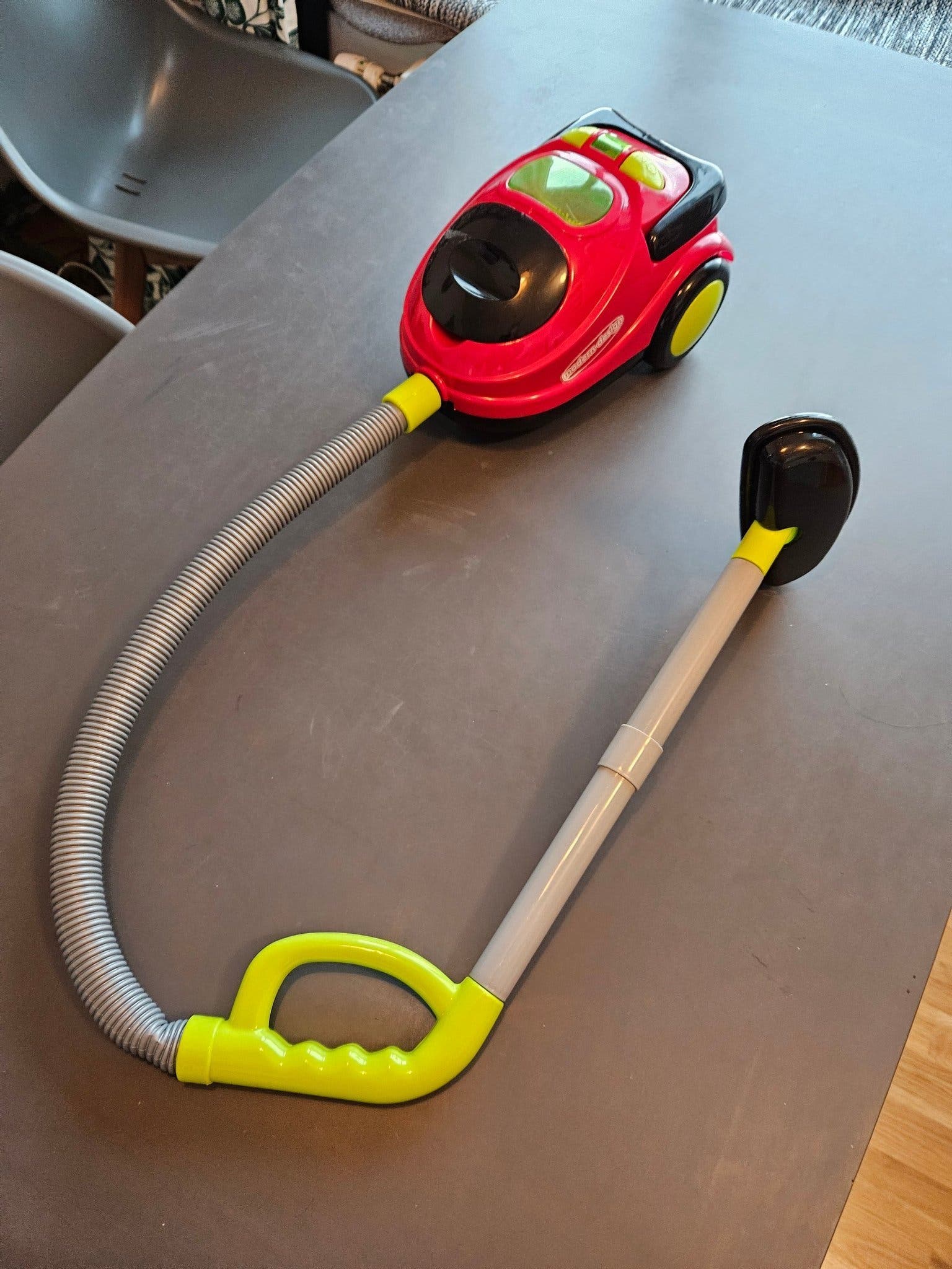Toy Vacuum cleaner / hoover with sound and ligh.. | Köp på Tradera ...