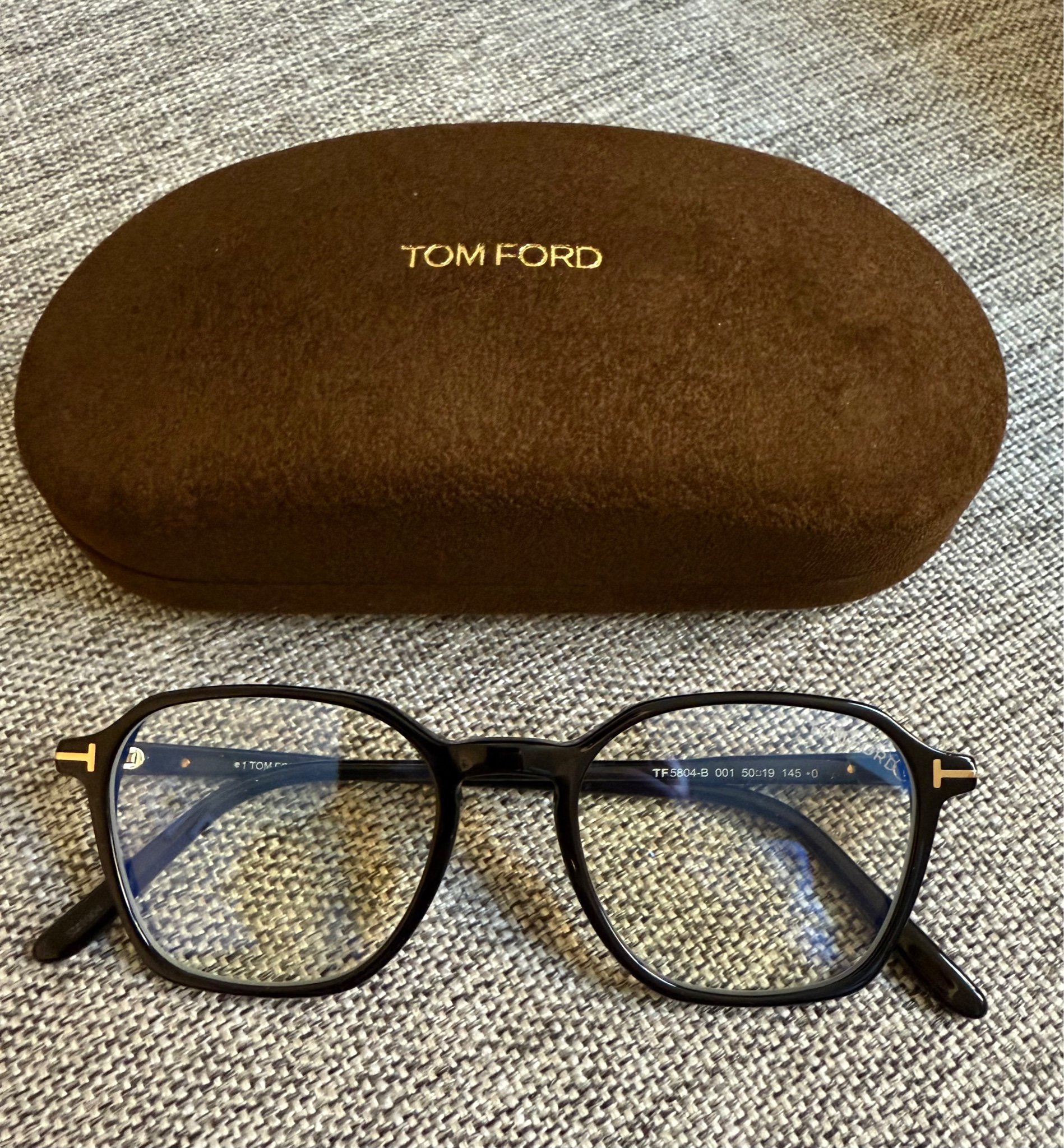 Se produkter som liknar Tom Ford ny båge TF 5804-B. 50 på Tradera ...