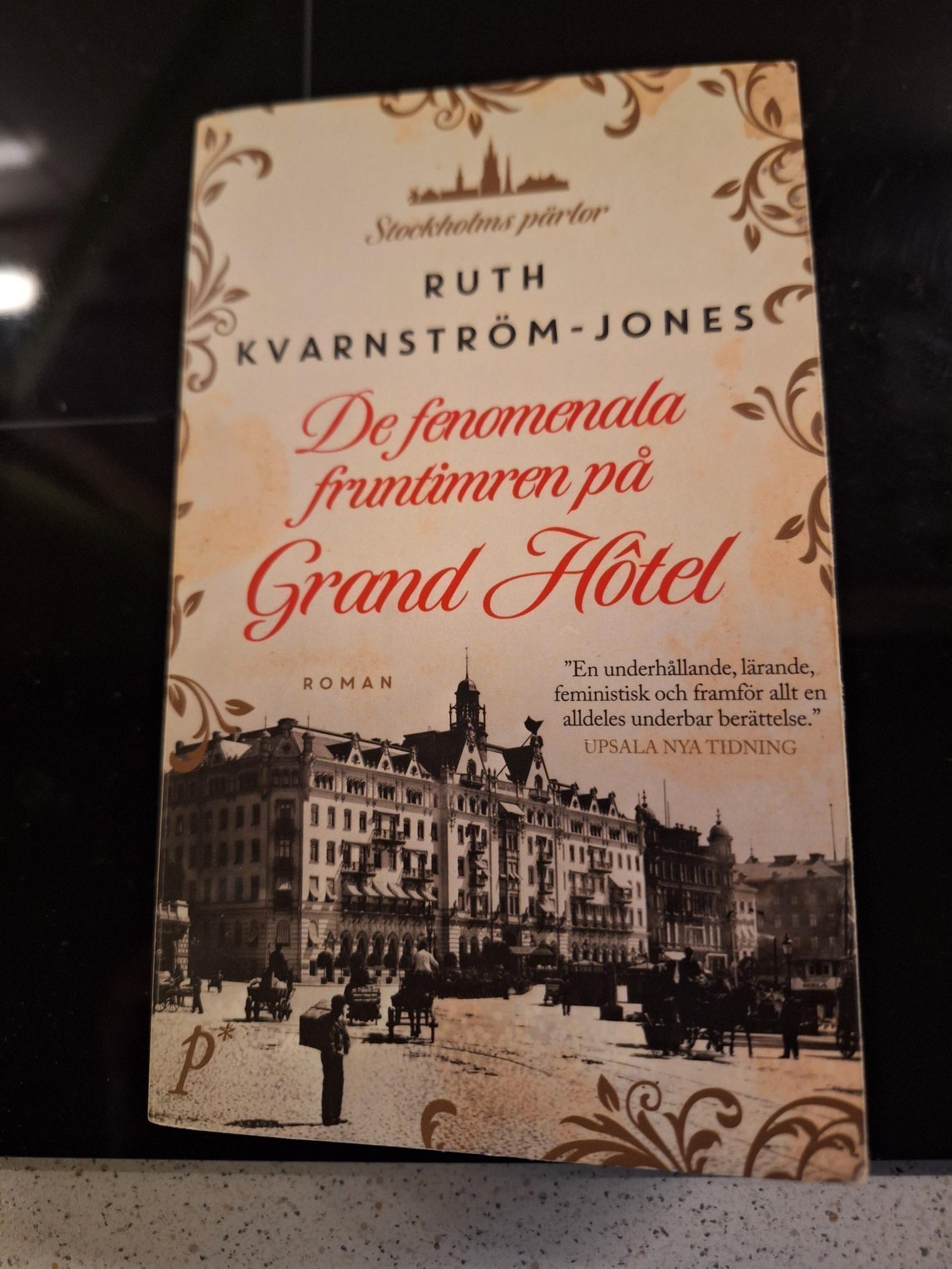 De fenomenala fruntimren på Grand Hôtel av Ruth.. | Köp på Tradera ...