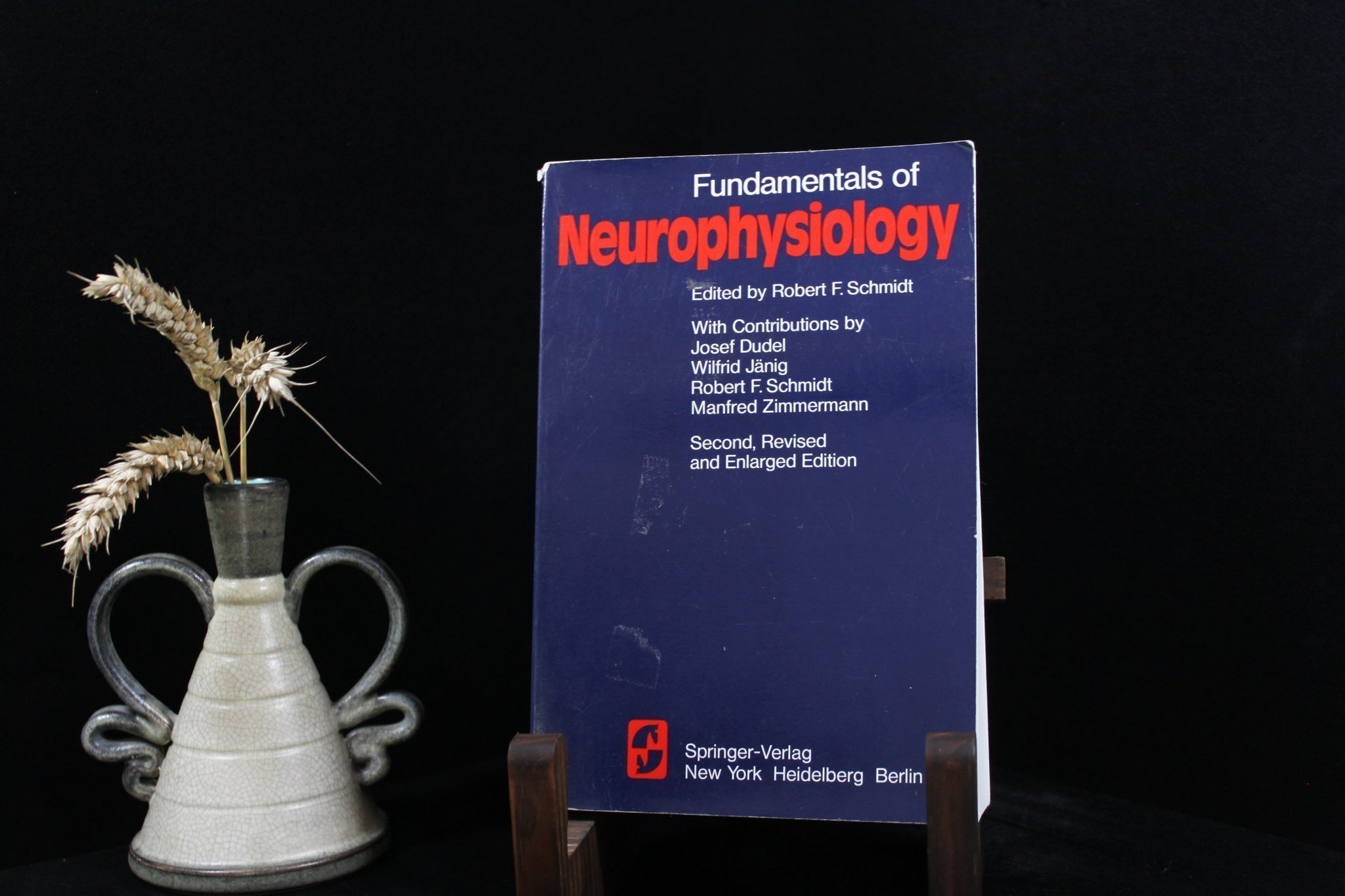 Fundamentals of Neurophysiology – Robert F. Sch.. | Köp på Tradera ...