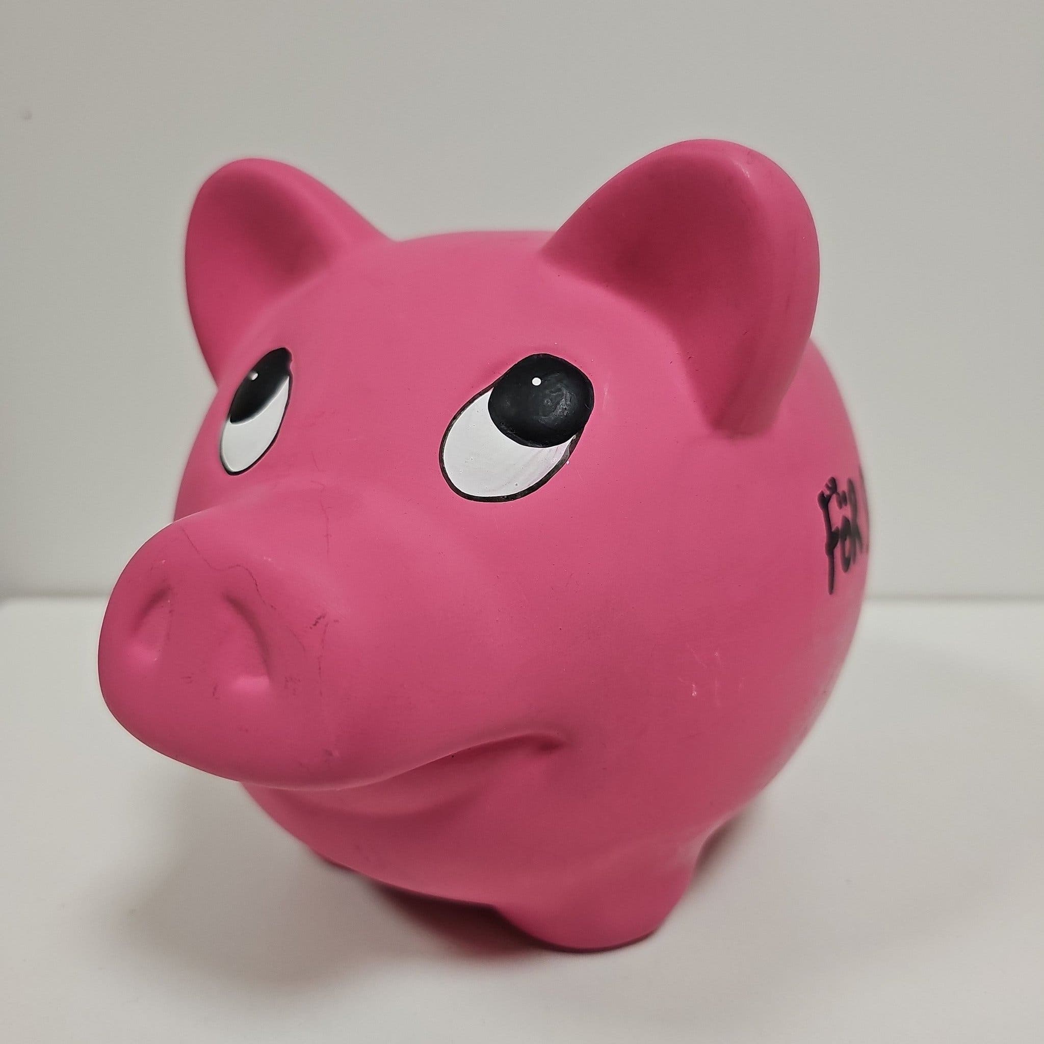 Se produkter som liknar Rosa spargris med texten "För.. på Tradera ...