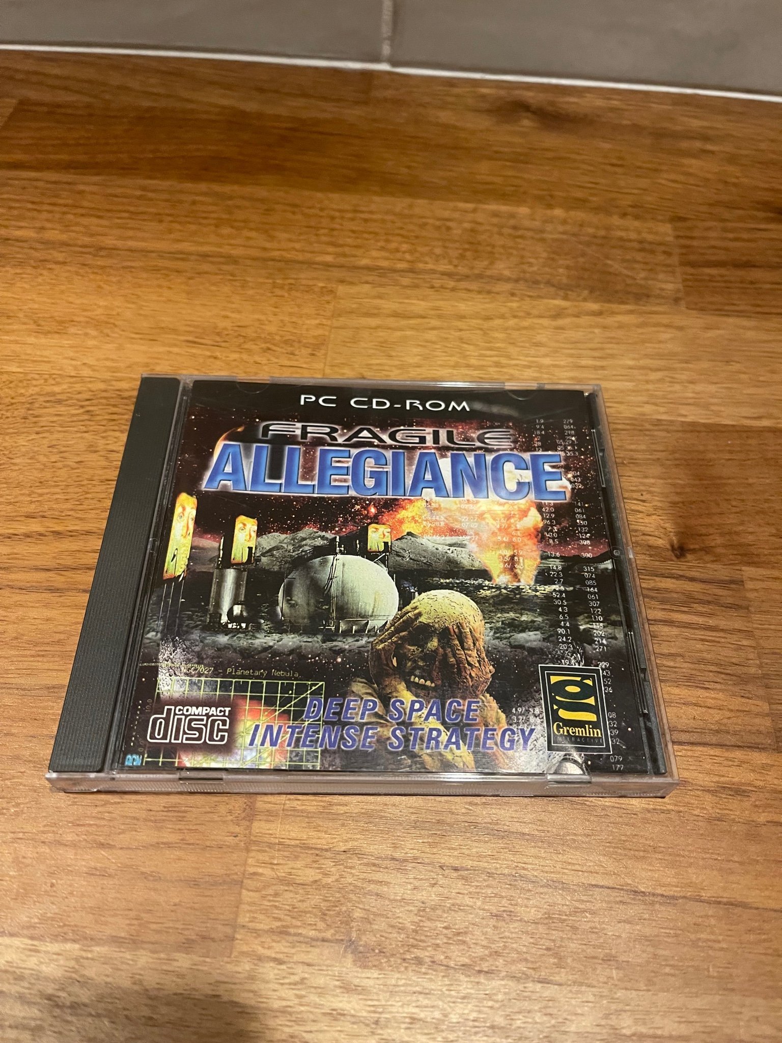 Fragile Allegiance PC CD-ROM | Köp på Tradera (708319135)