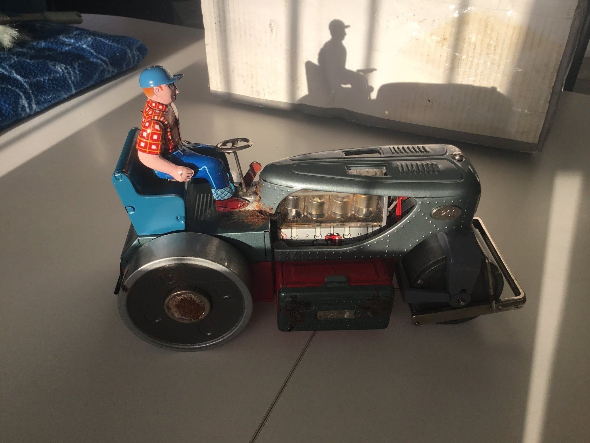 Handy-Hank Mystery Tractor med Ljus och batteri.. | Köp på Tradera ...