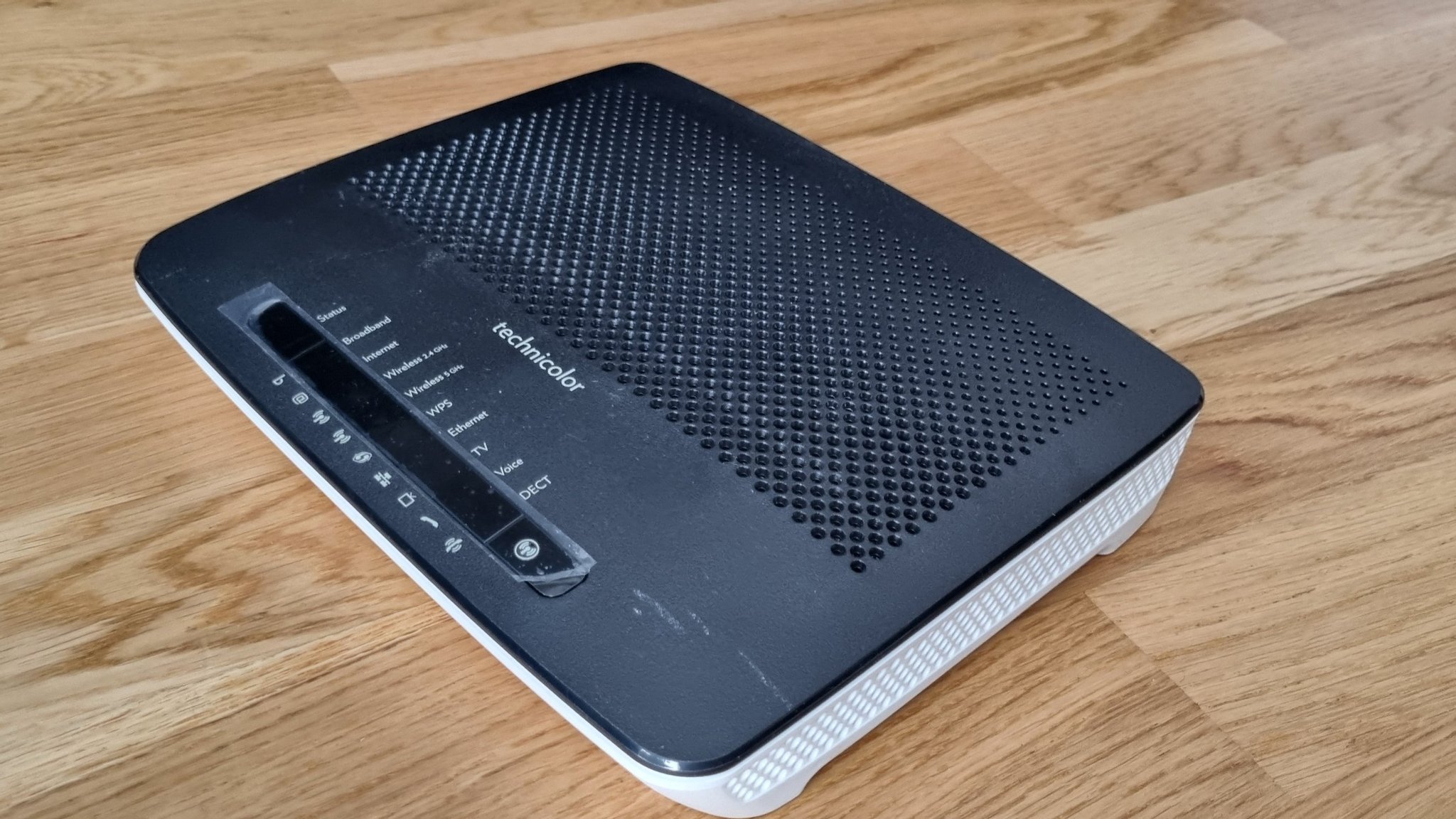 Se produkter som liknar Telia Trådlös Router (TG799vac) på Tradera ...