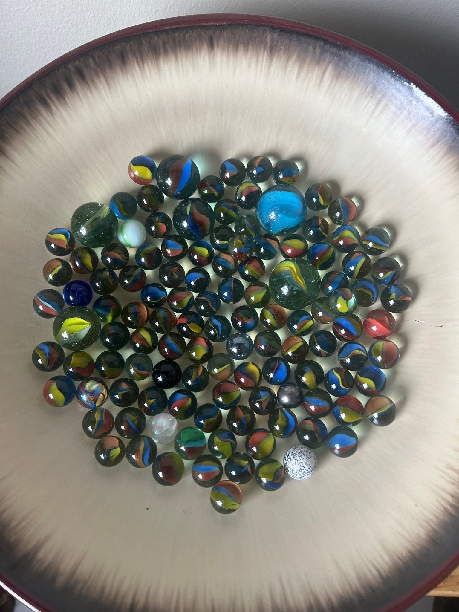 Se produkter som liknar Stor samling glaskulor på Tradera (702204806)