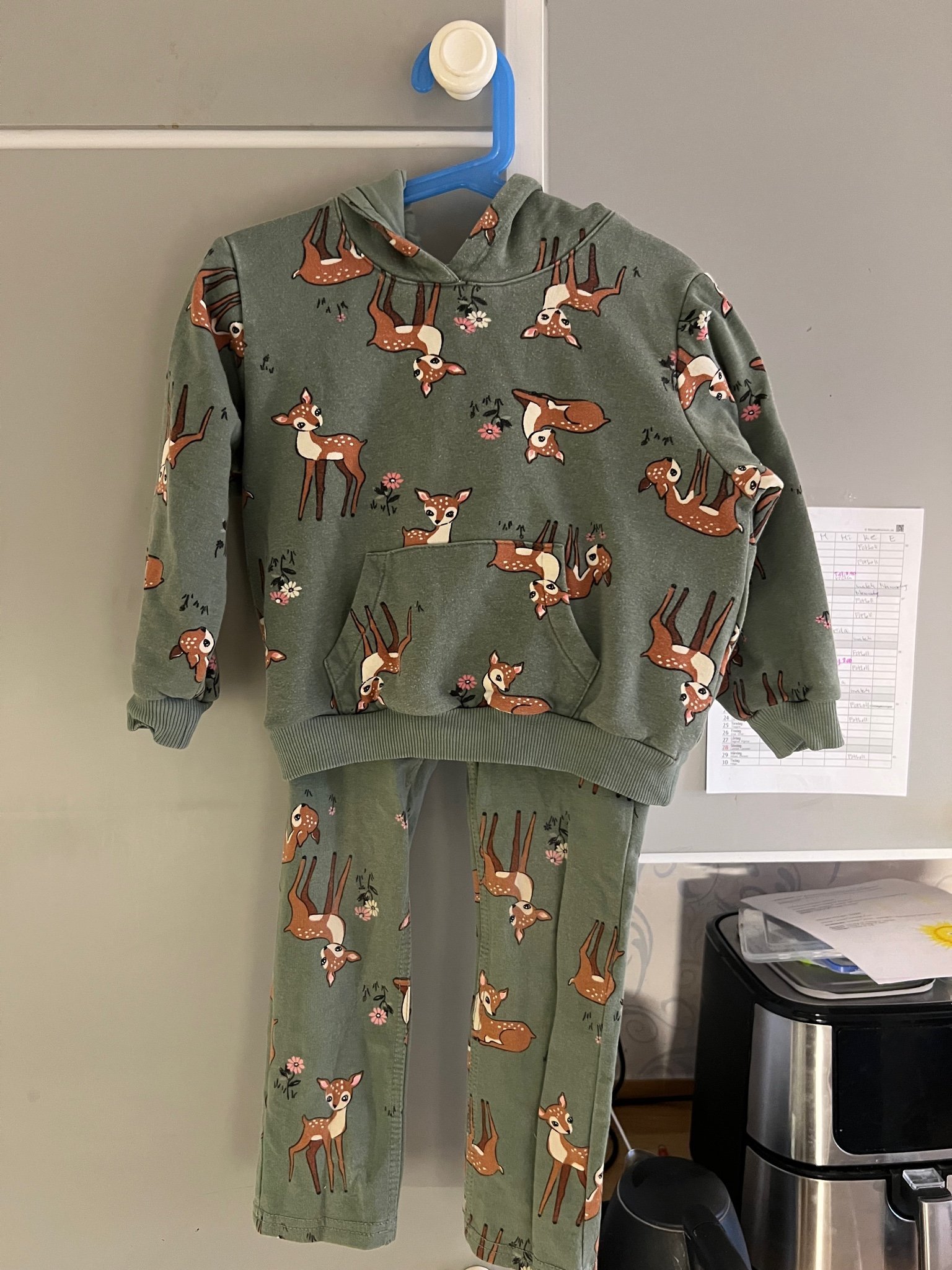 Se produkter som liknar H&M Set med Rådjursmönster, S.. på Tradera (690784372)