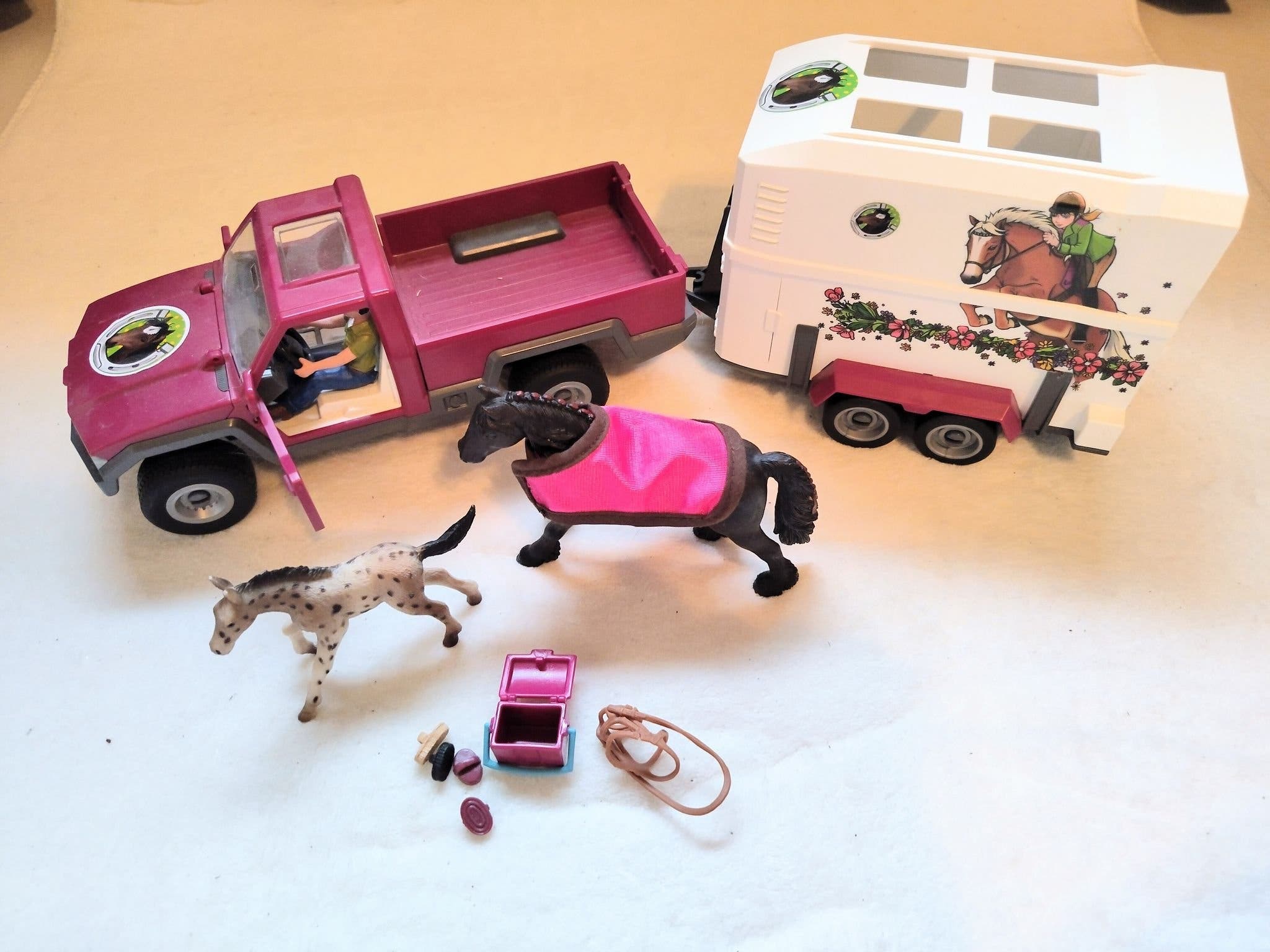 Se produkter som liknar SCHLEICH - hästtransport med .. på Tradera ...