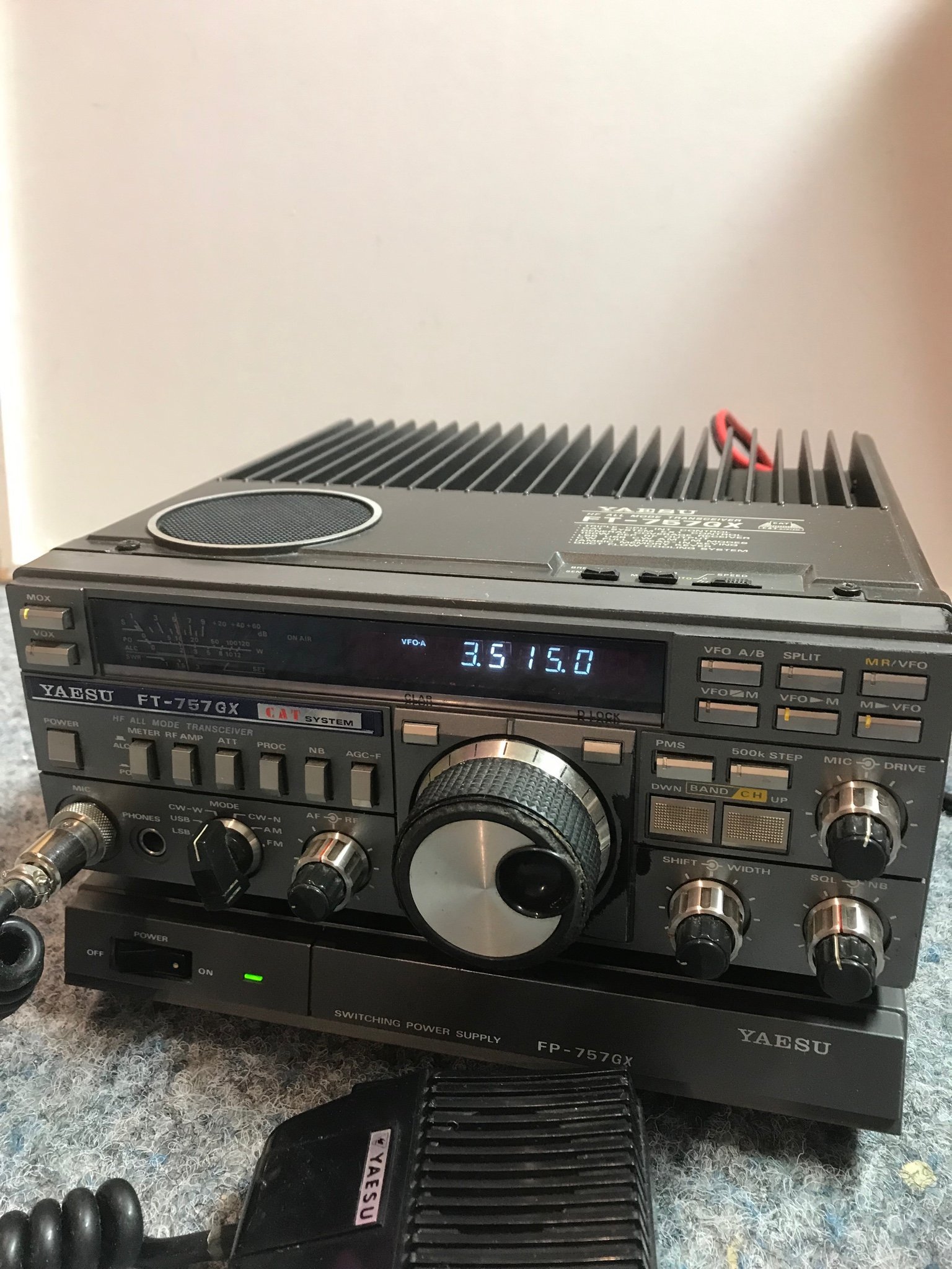 Se produkter som liknar YAESU FT-757 GX med YAESU FP-.. på Tradera ...