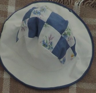 Se produkter som liknar sommarhatt/solhatt barn på Tradera (690364661)