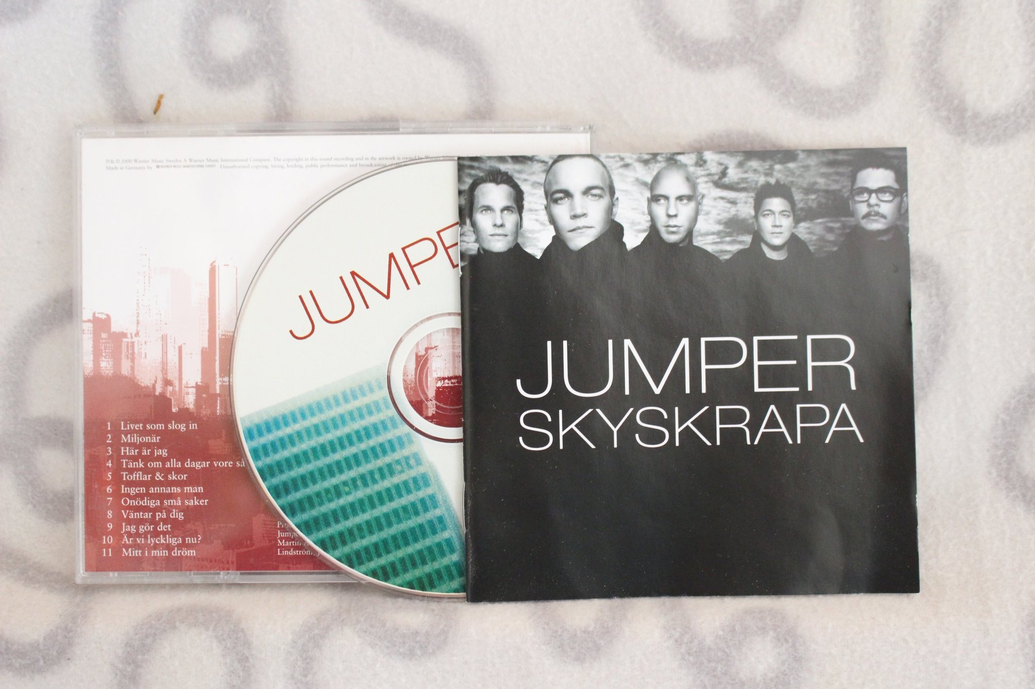 Se produkter som liknar CD, Jumper, 2000 på Tradera (693917720)