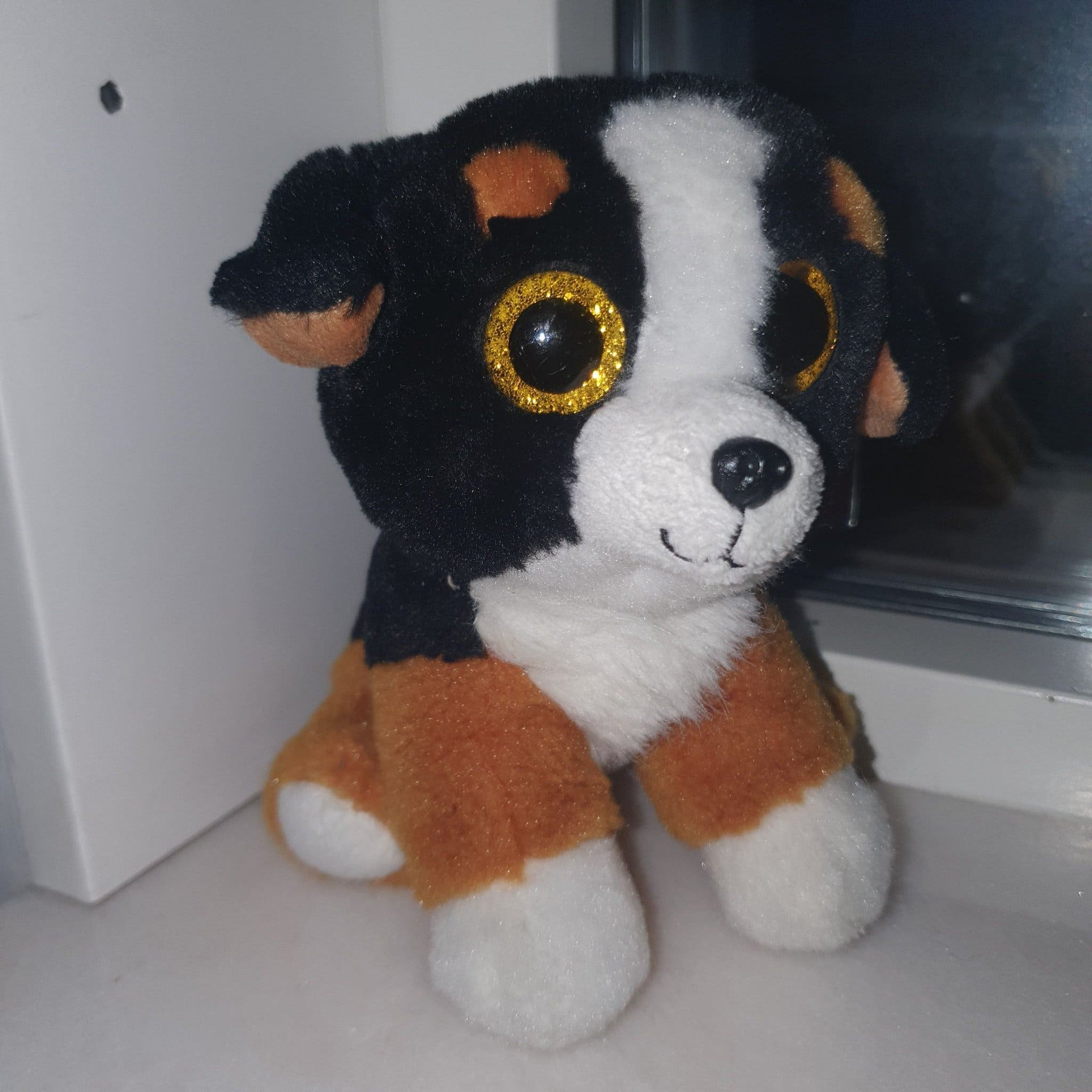 Se produkter som liknar Ty Beanie valp Roscoe på Tradera (703810118)