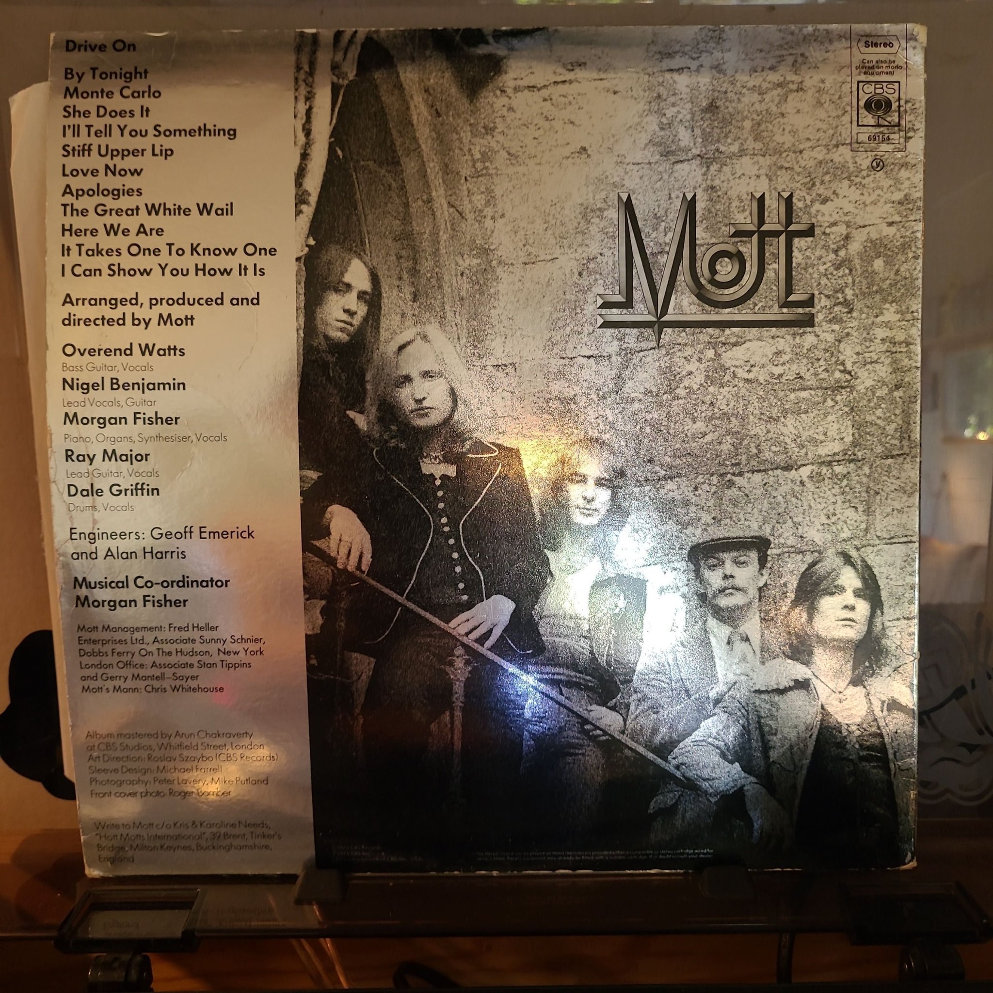 Se produkter som liknar Mott The Hoople - Drive On LP på Tradera ...