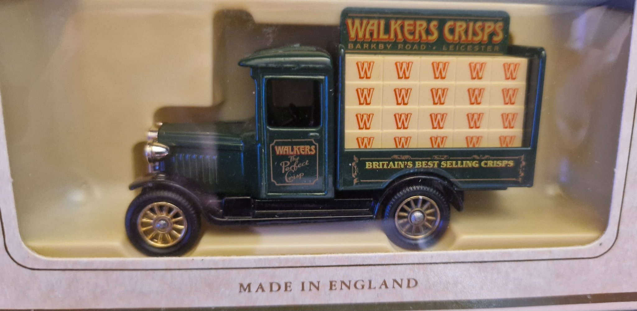 Lledo Promotional Models - Walkers Crisps Lastbil | Köp på Tradera ...