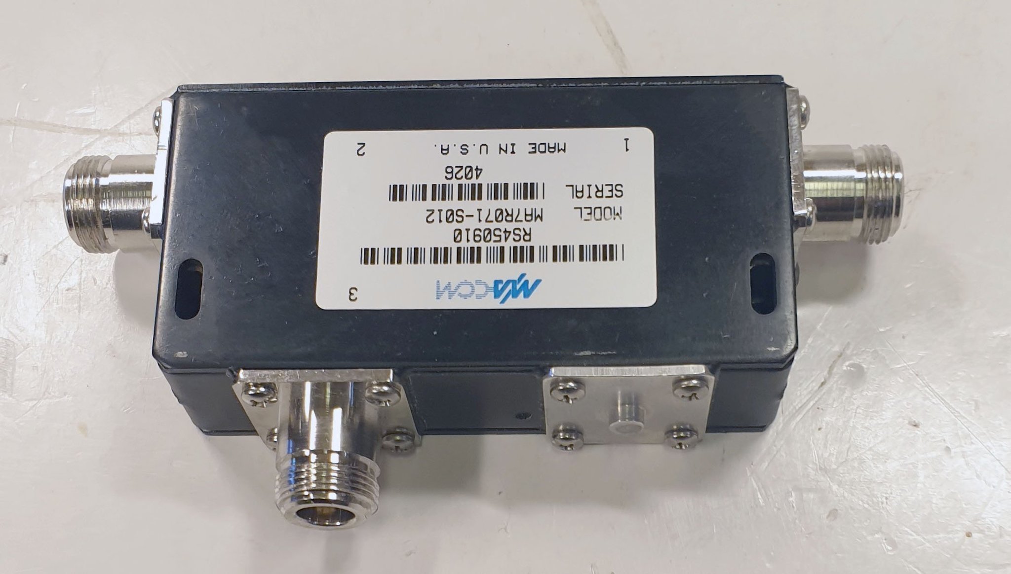 Dubbel Cirkulator/Isolator 450 - 480 MHz (432) | Köp på Tradera (732667866)