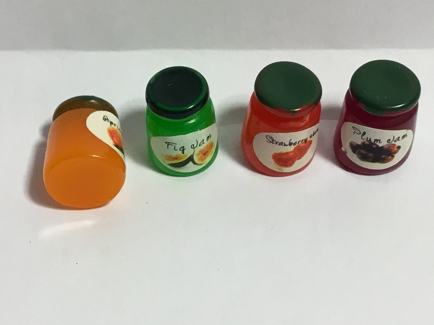 4st Miniatyr / syltburkar till dockhus/tittskåp | Köp på Tradera ...