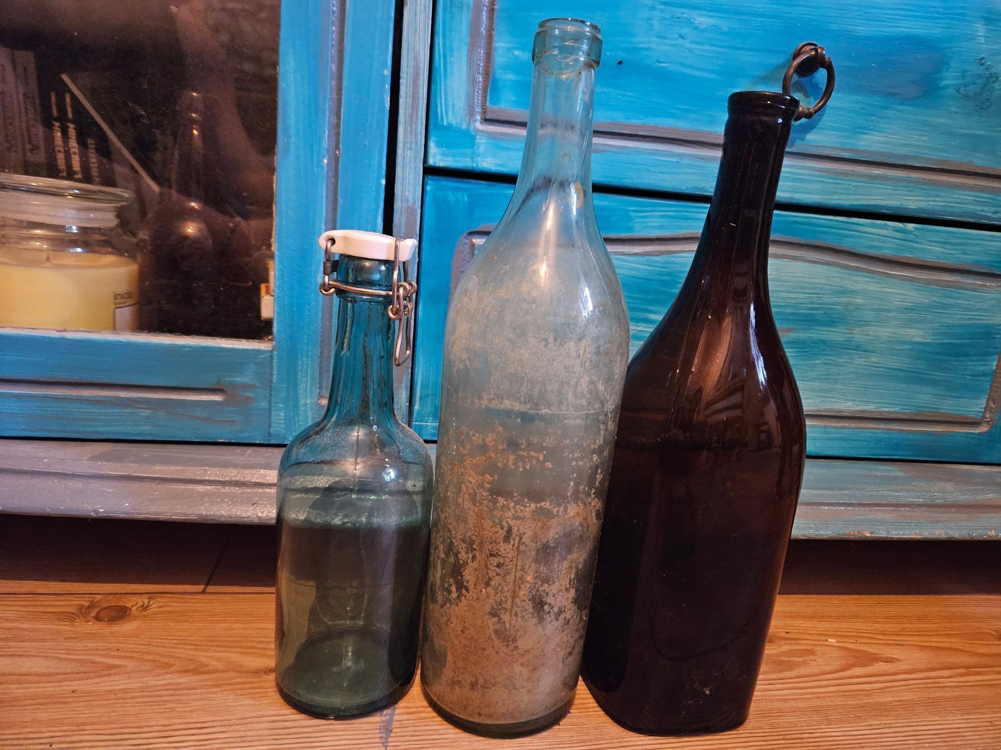 Se produkter som liknar Gamla flaskor på Tradera (632659938)