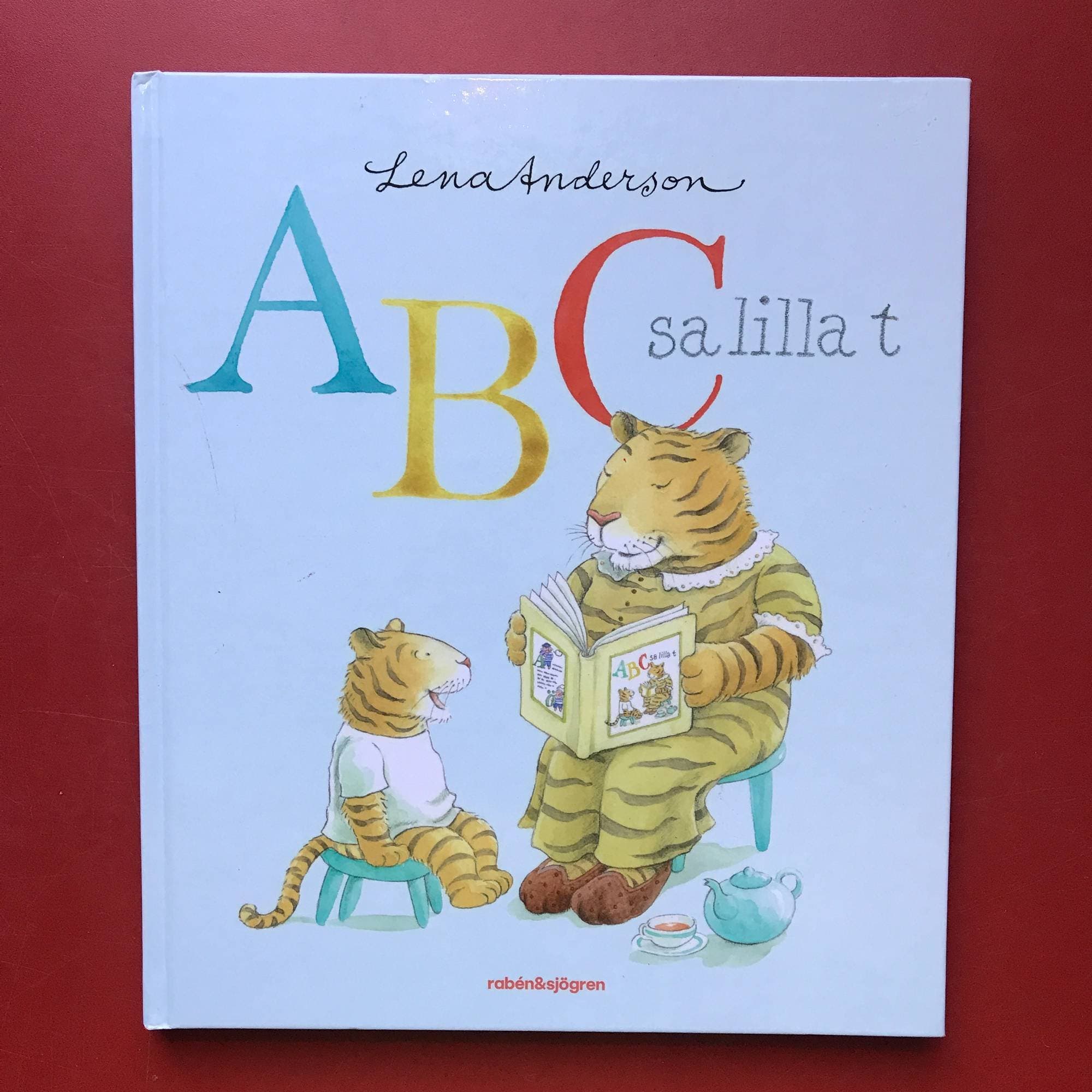 Se produkter som liknar ABC SA LILLA T Lena Anderson .. på Tradera ...