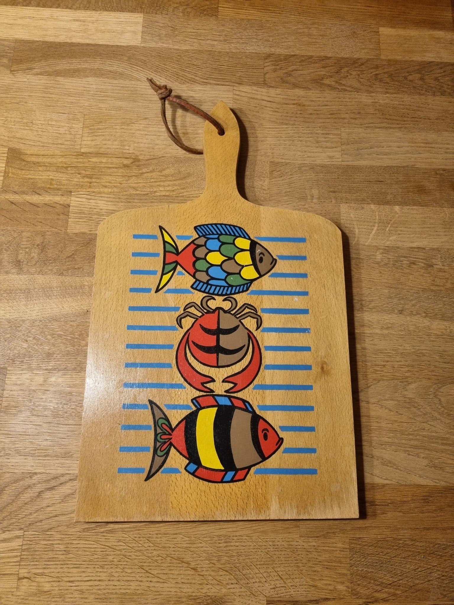 Se produkter som liknar Retro Skärbräda med Fiskar oc.. på Tradera ...