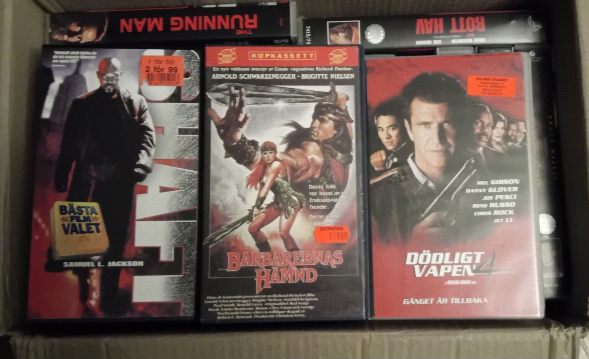 Se produkter som liknar VHS Filmsamling med 33 st VHS.. på Tradera ...