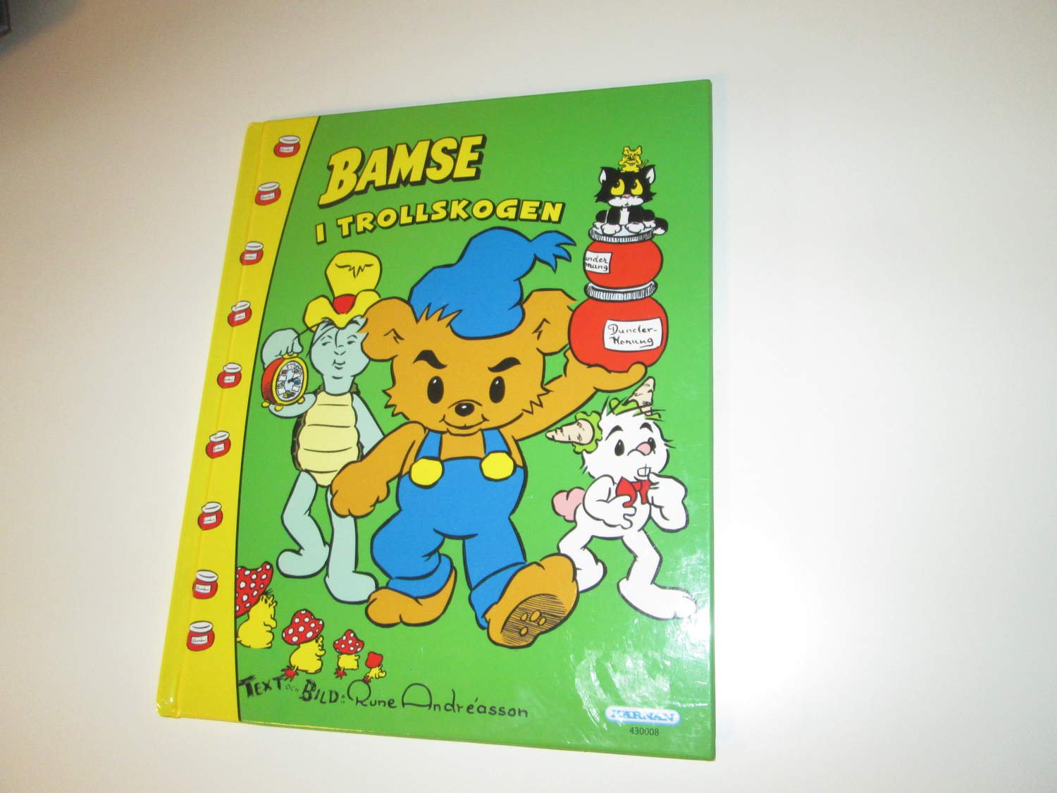 Se produkter som liknar BAMSE I TROLLSKOGEN RUNE ANDR.. på Tradera ...