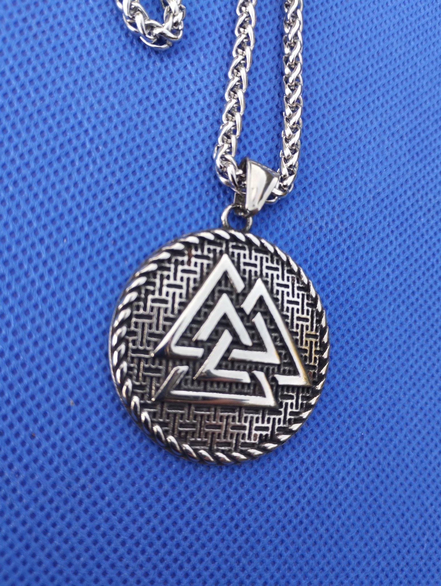Halsband Kedja Hänge Valknut Valas hjärta Odens.. | Köp på Tradera ...