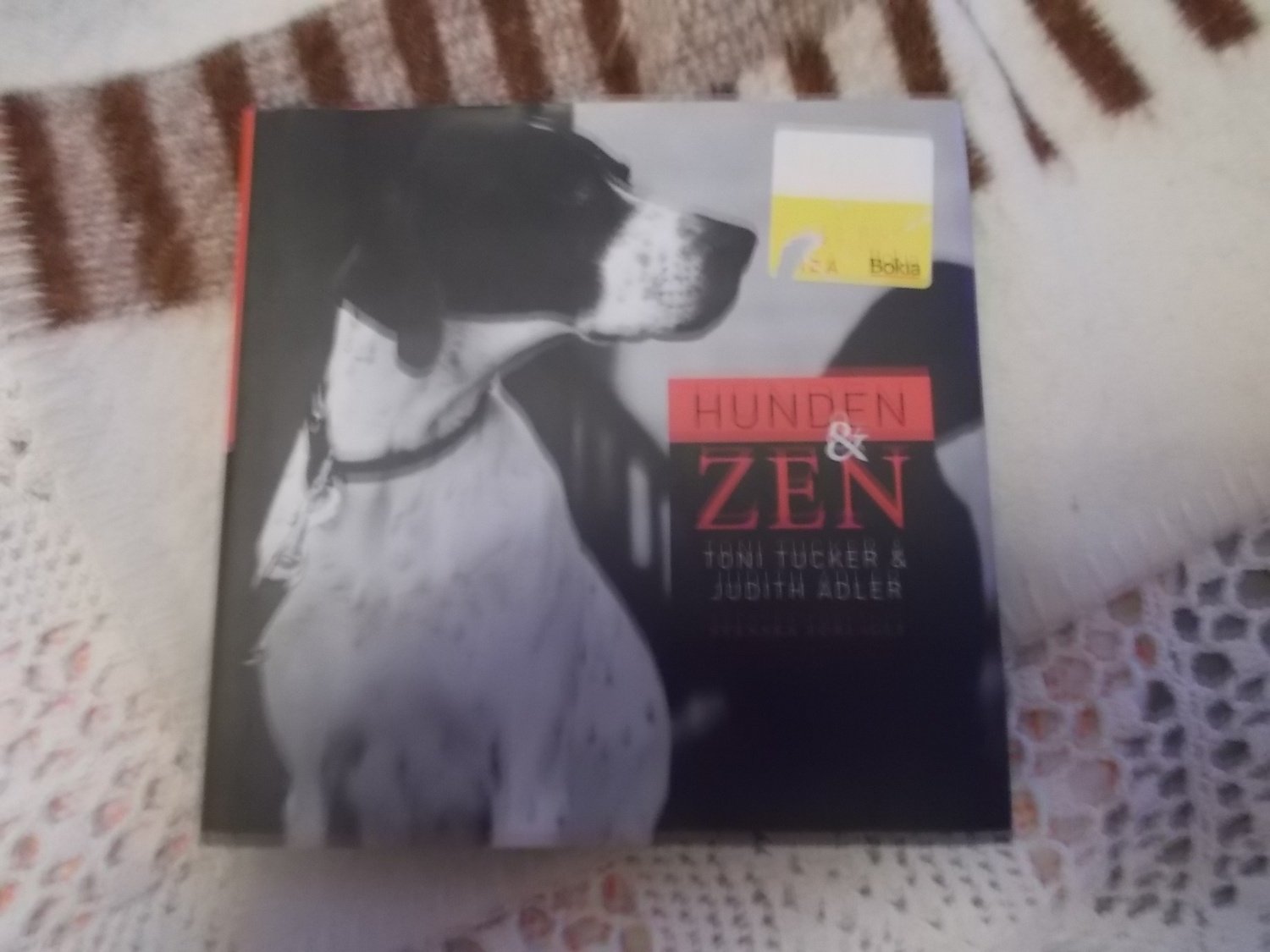 EN INBUNDEN BOK TONI TUCKER O JUDITH ADLER HUND.. | Köp på Tradera ...