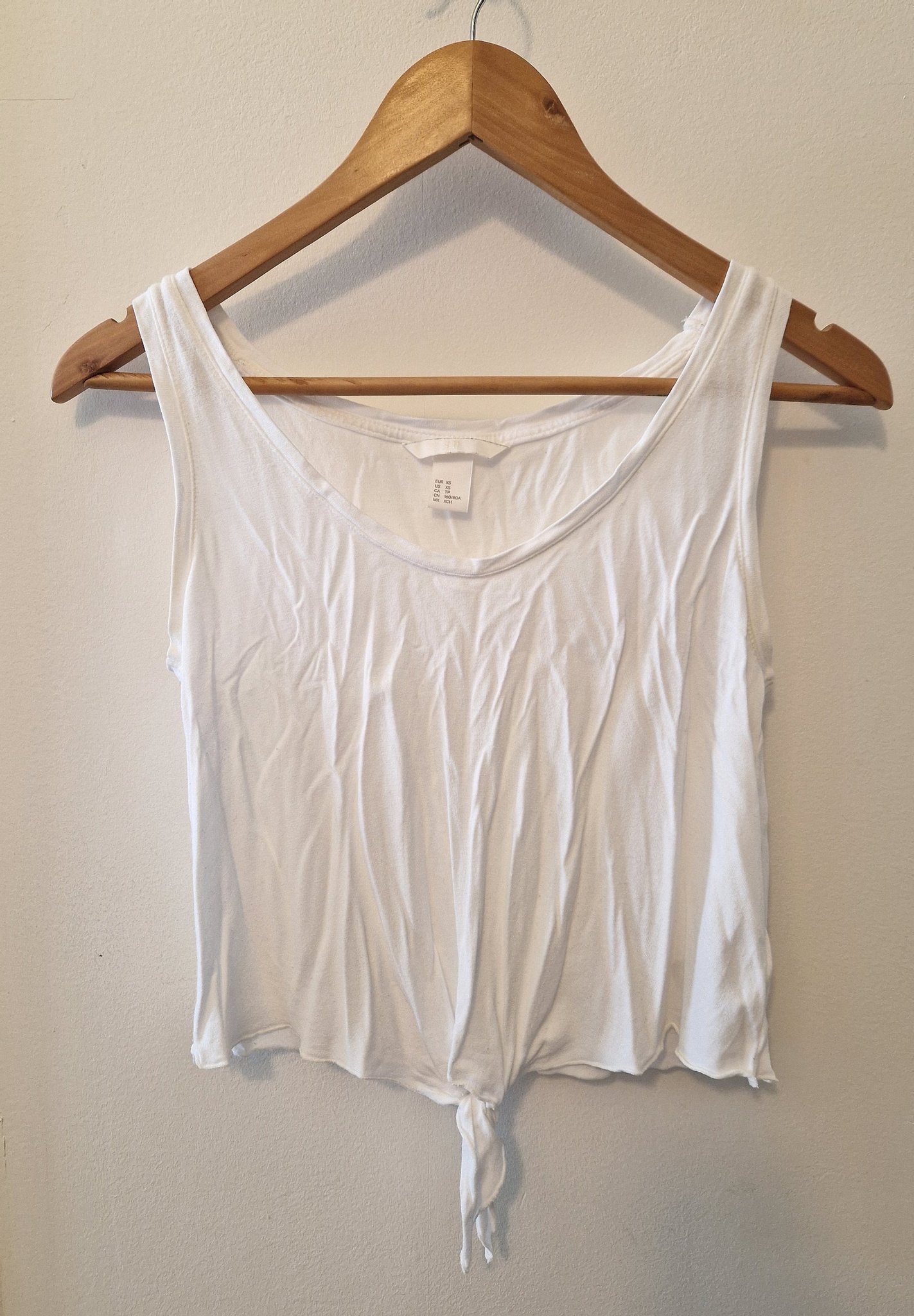 Croppat vitt linne med knut från H&M strl XS S .. | Köp på Tradera ...