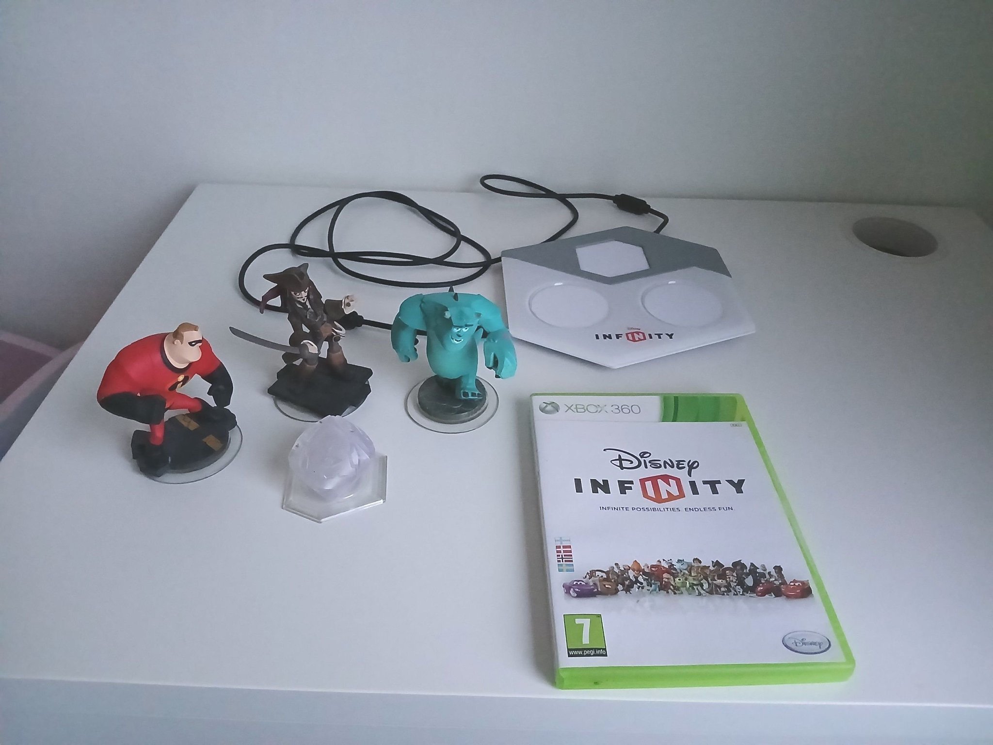 Se produkter som liknar Disney infinity start paket f.. på Tradera ...