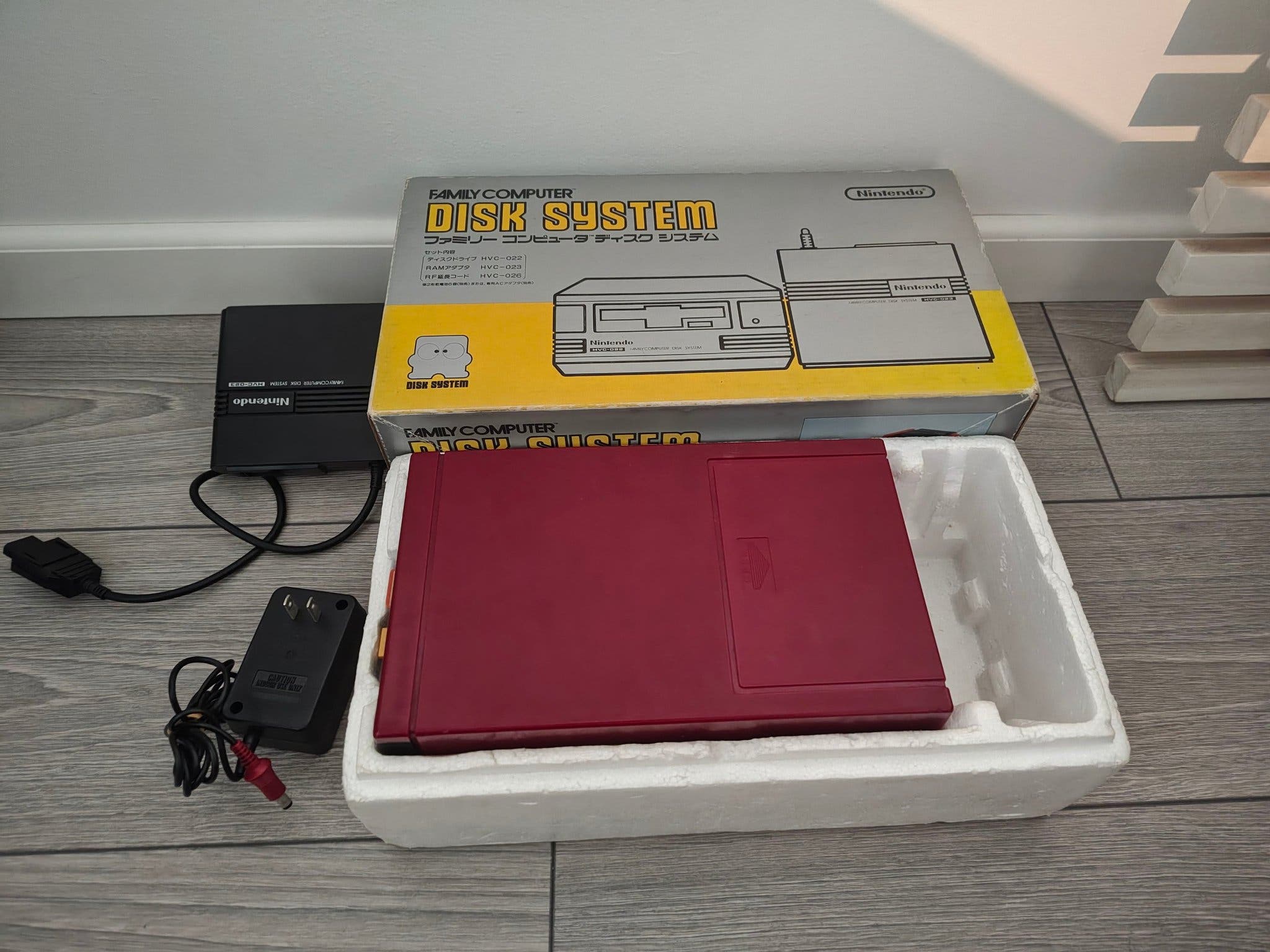 Se produkter som liknar Nintendo Family Computer Disk.. på Tradera ...