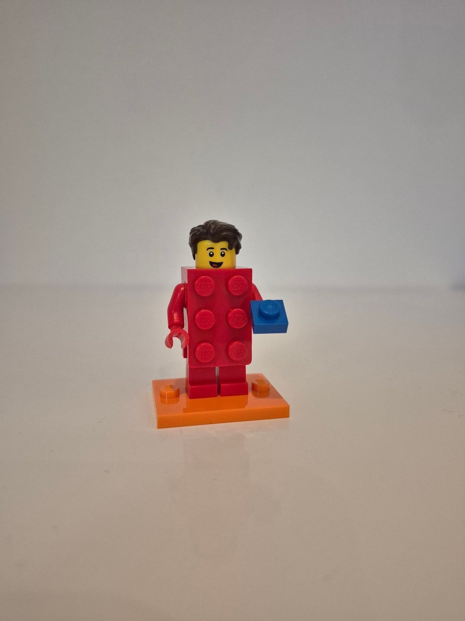 Se produkter som liknar Lego gubbe CMF Brick Suit Guy på Tradera ...