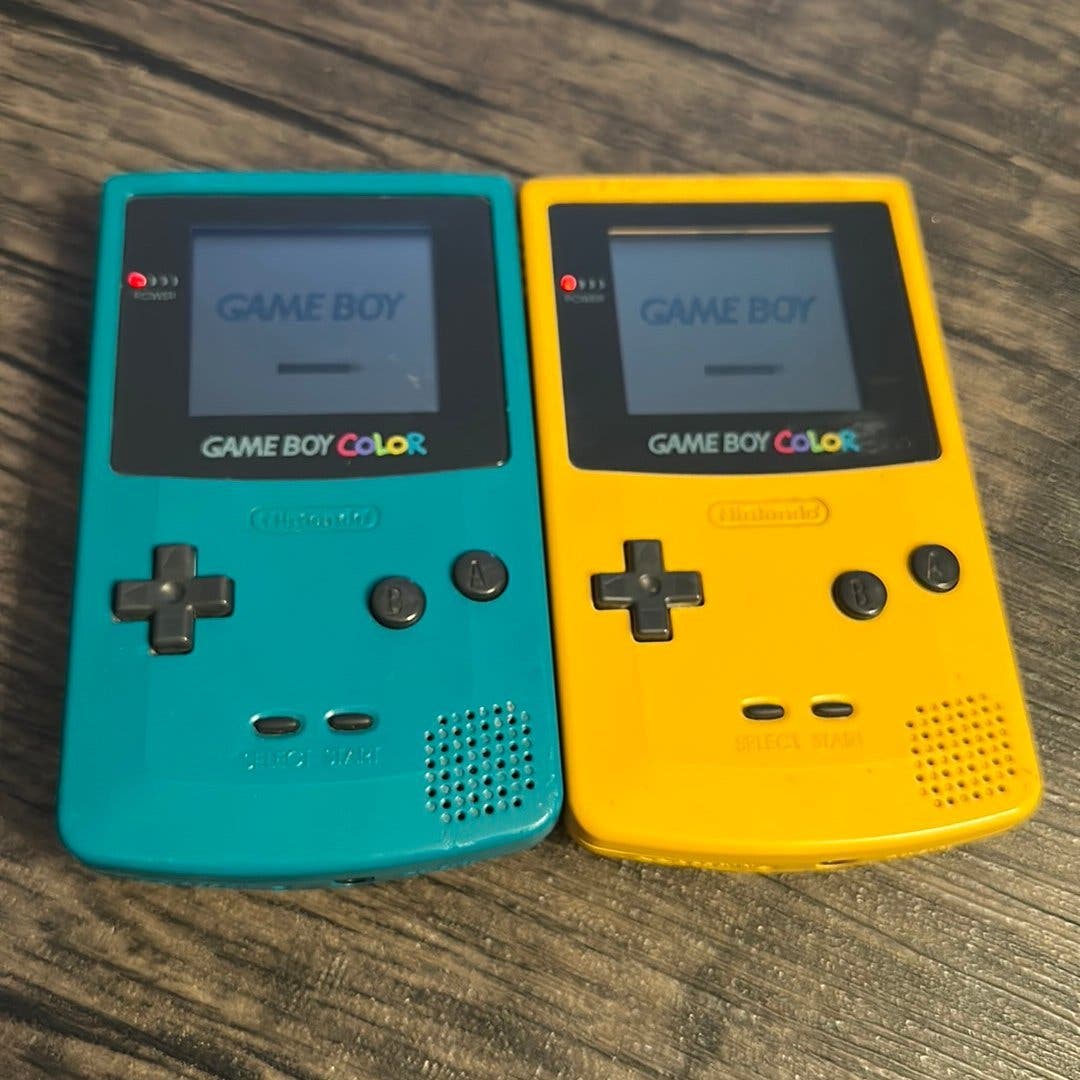 Se produkter som liknar Game boy color (2) på Tradera (703363973)