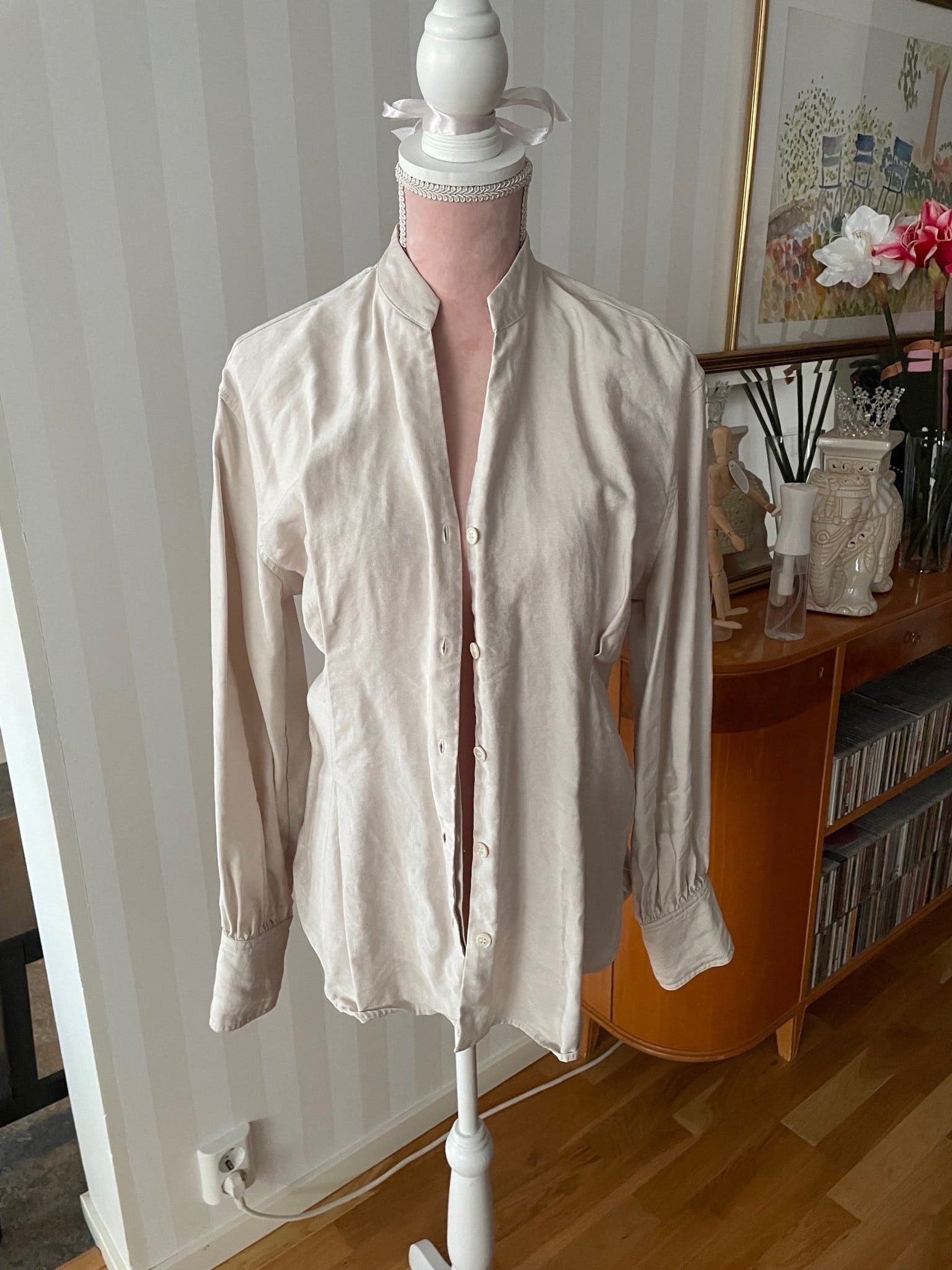 STORL. 38 CARIN WESTER BLUS VISKOS | Köp på Tradera (736437662)
