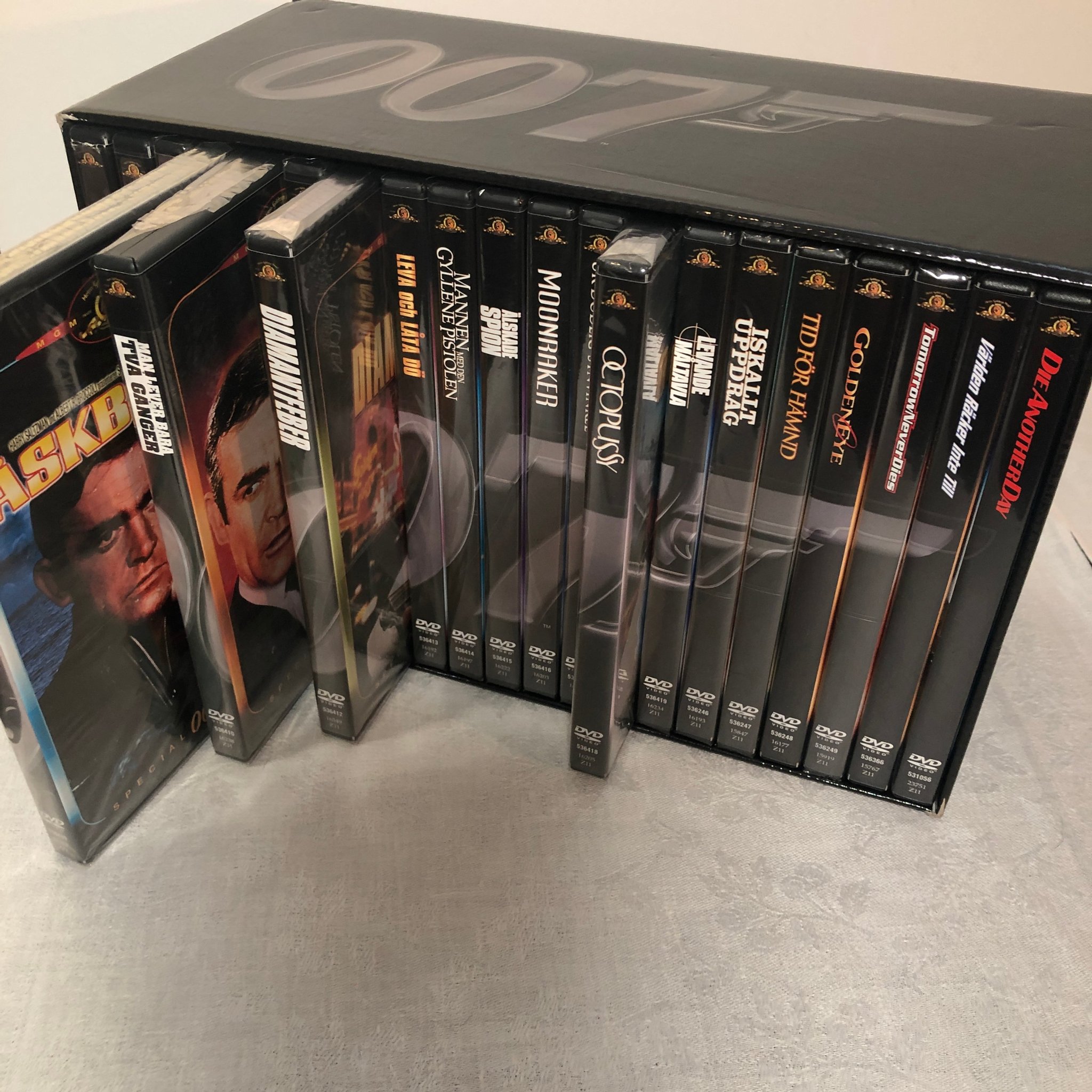 James Bond Agent 007 Collection DVD Box Komplet.. | Köp på Tradera ...