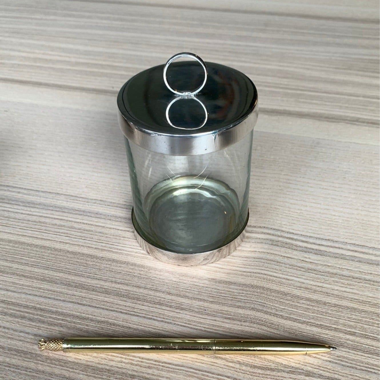 Se produkter som liknar Glasburk med lock Oscar Cloth.. på Tradera ...