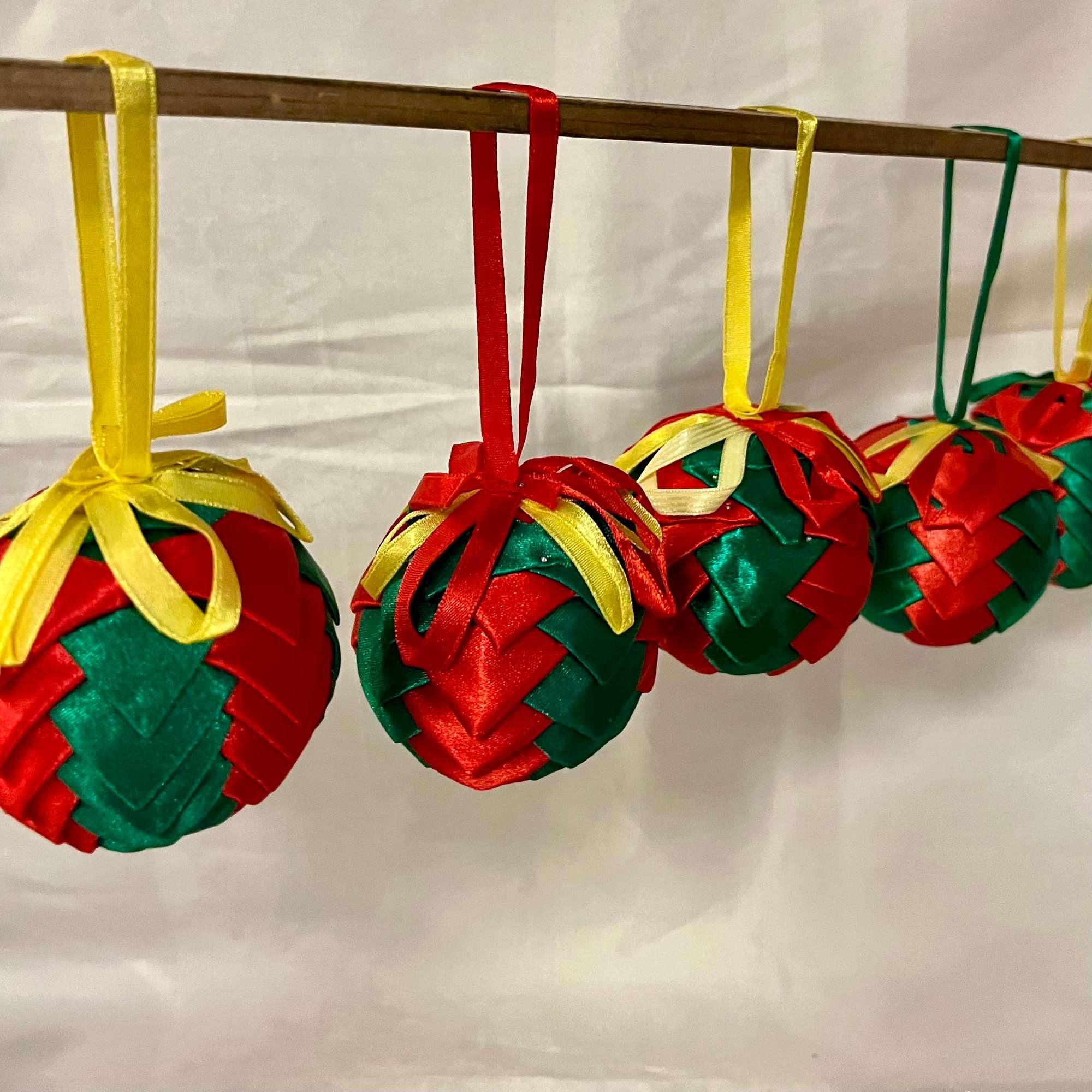 retro julgranskulor i textil ty.. | Köp från tantensmix på Tradera ...