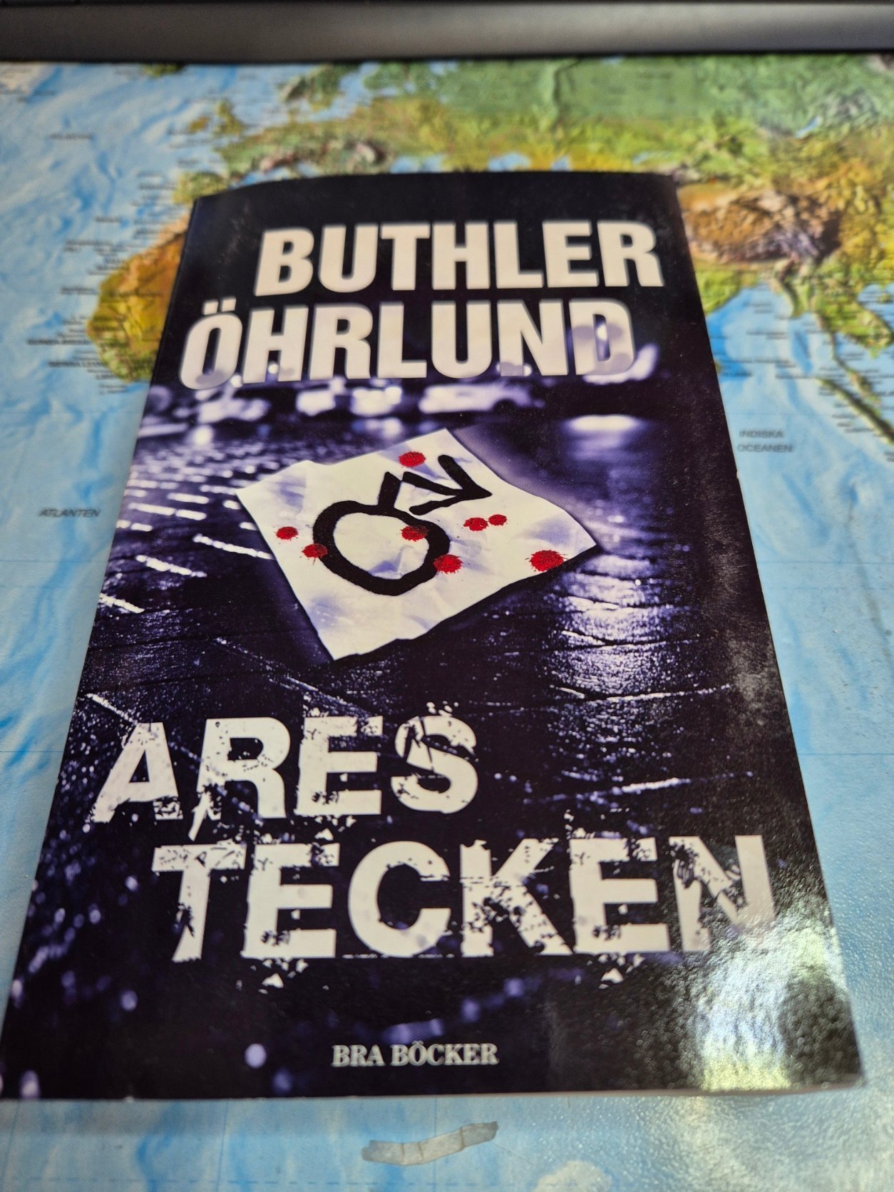 Se produkter som liknar Deckare Pocket Buthler Öhrlun.. på Tradera ...