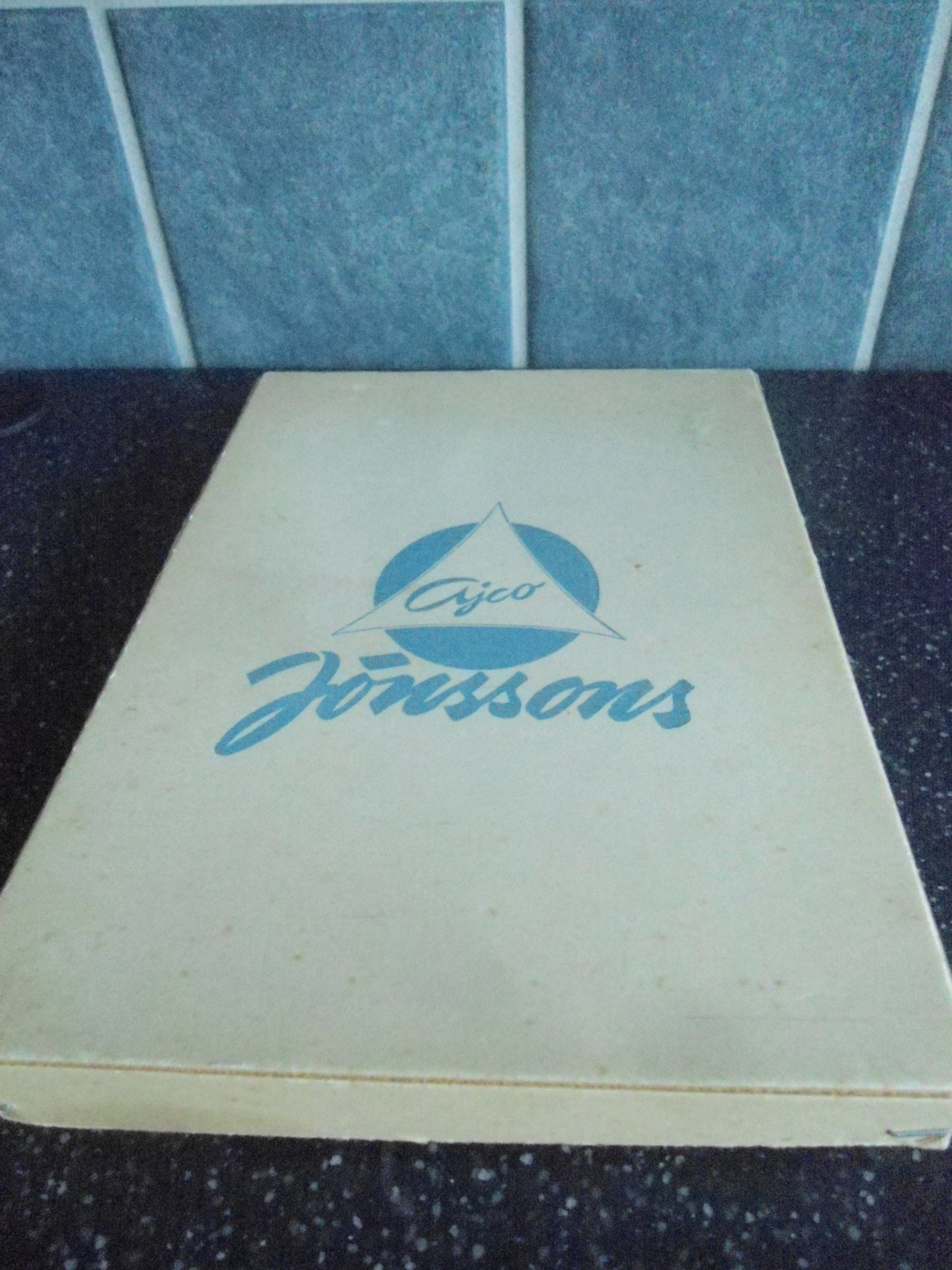 Liten kartong från AJCO Jönssons Trikåfabrik i .. | Köp på Tradera ...