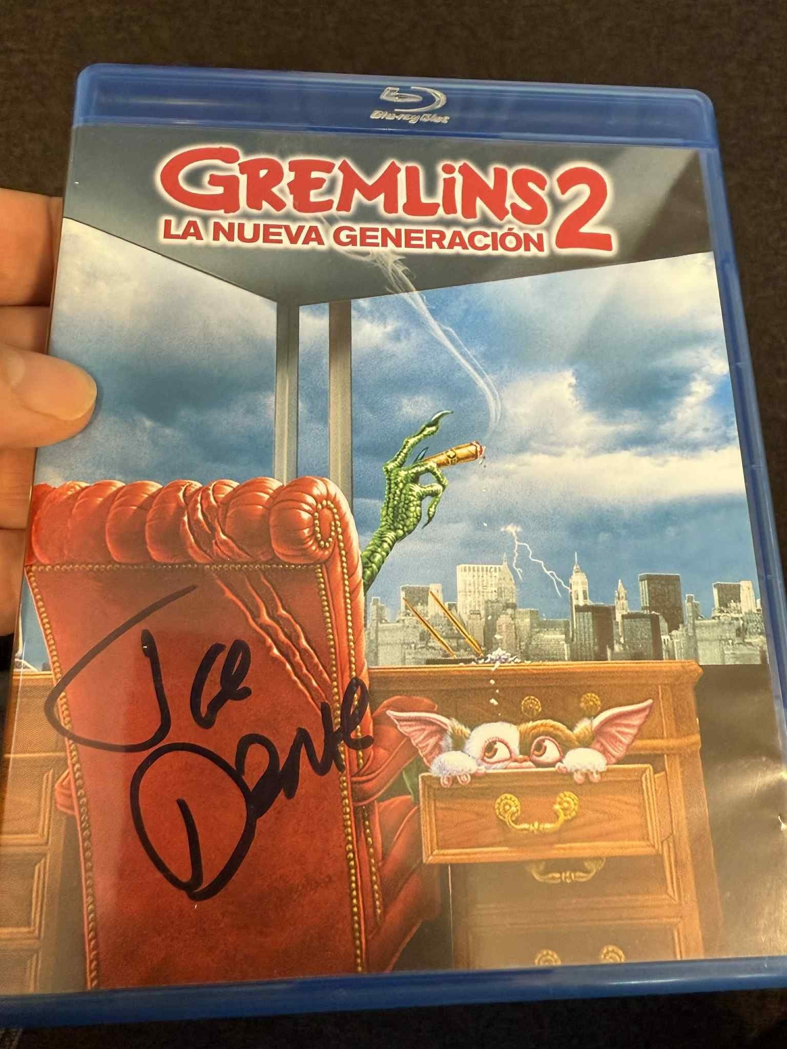 Blu-ray - Gremlins 2 (Signerad av Joe Dante) | Köp på Tradera (703666910)