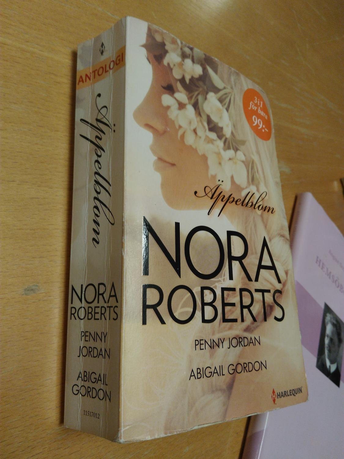 Äppelblom av Nora Roberts, Pen.. | Köp från Vinylcomics på Tradera ...