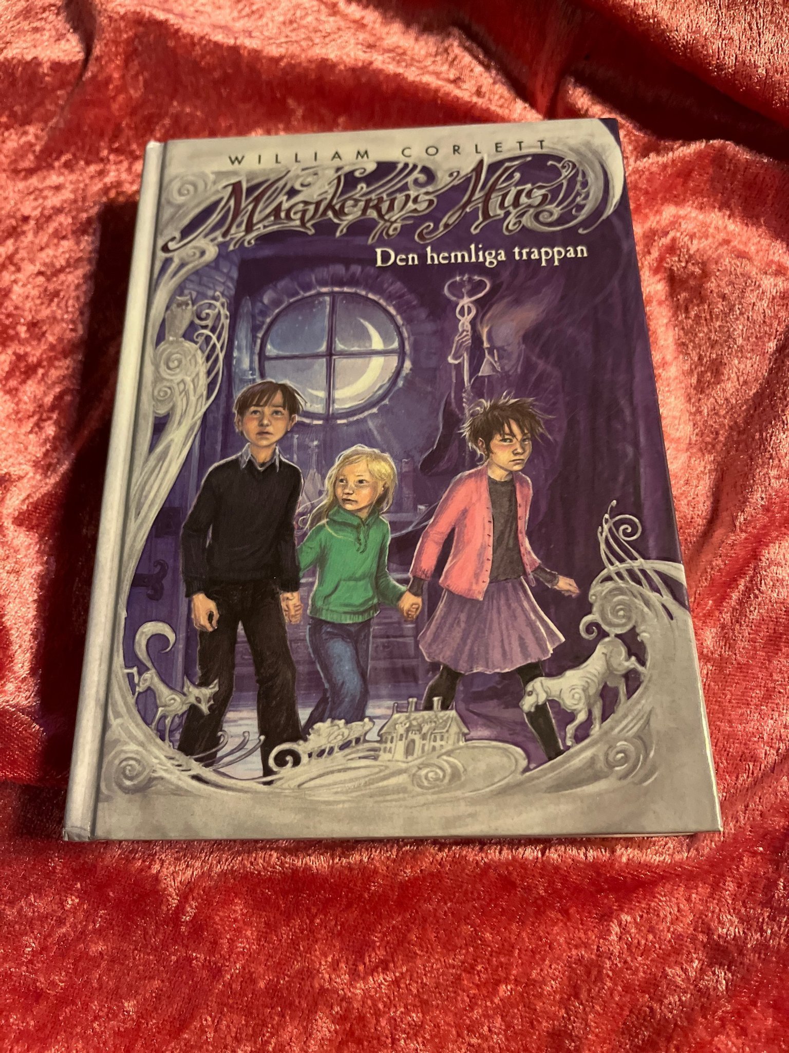 Se produkter som liknar Magikerns hus: Den hemliga tr.. på Tradera ...