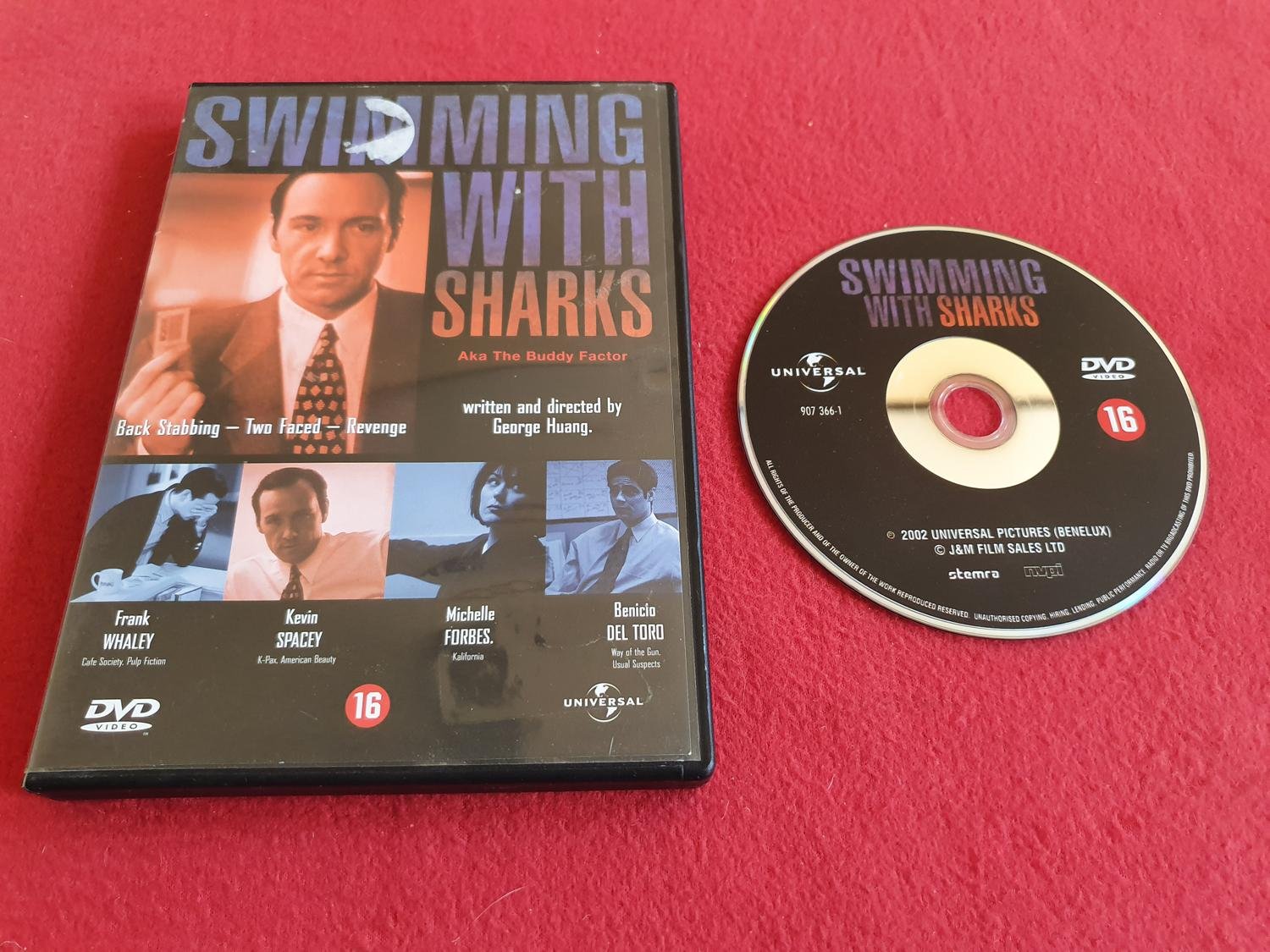 SWIMMING WITH SHARKS till DVD | Köp från game-world på Tradera (413163383)