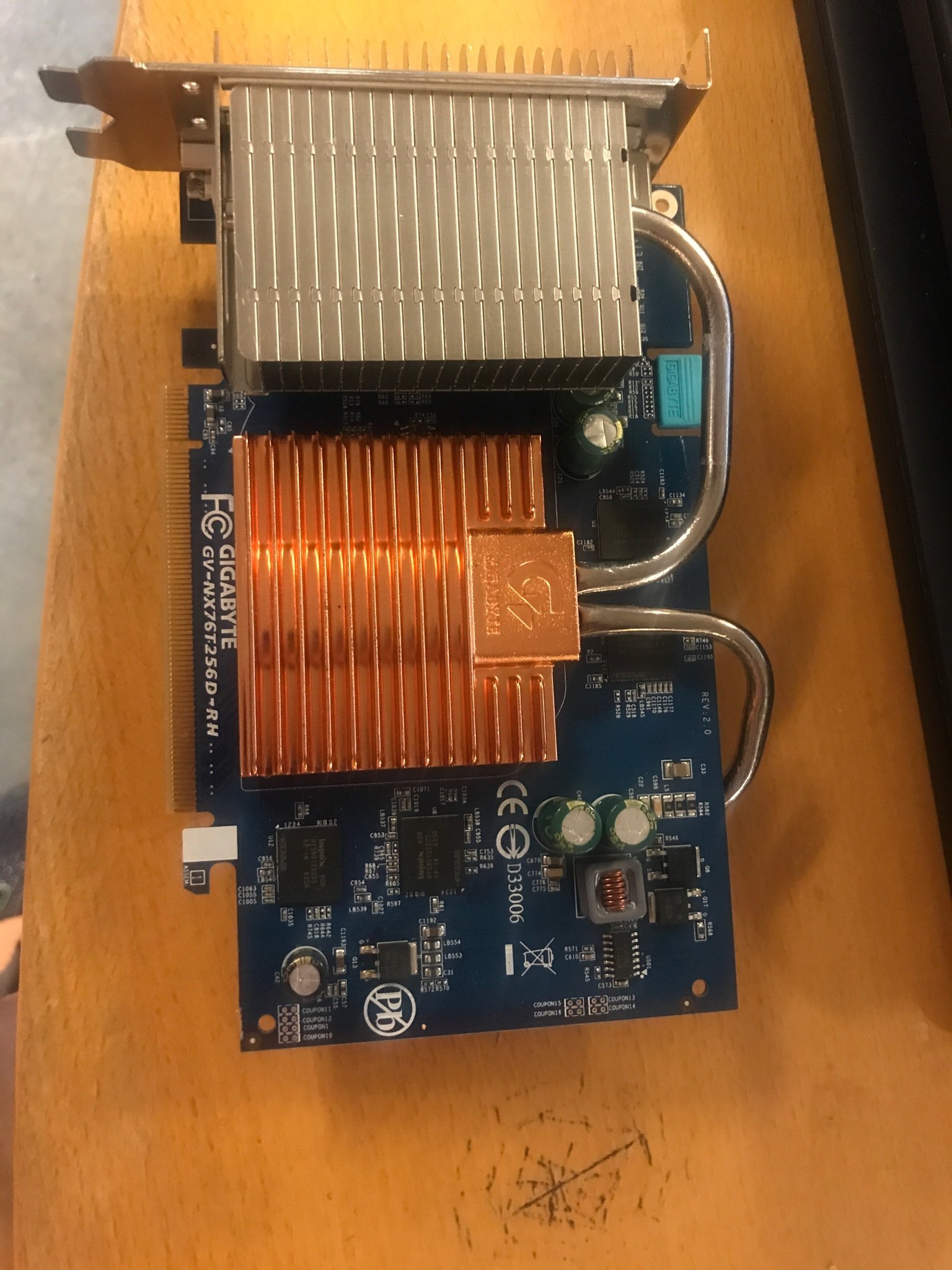 Grafik-Gigabyte-GV-nx76t256D-RH Geforce | Köp på Tradera (560070012)