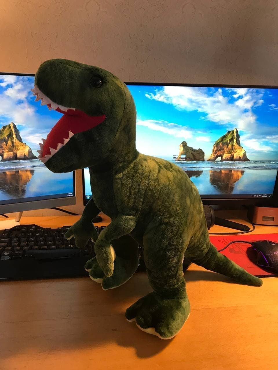 Grön Tyrannosaurus Rex mjukdjur 60 cm | Köp på Tradera (714927542)
