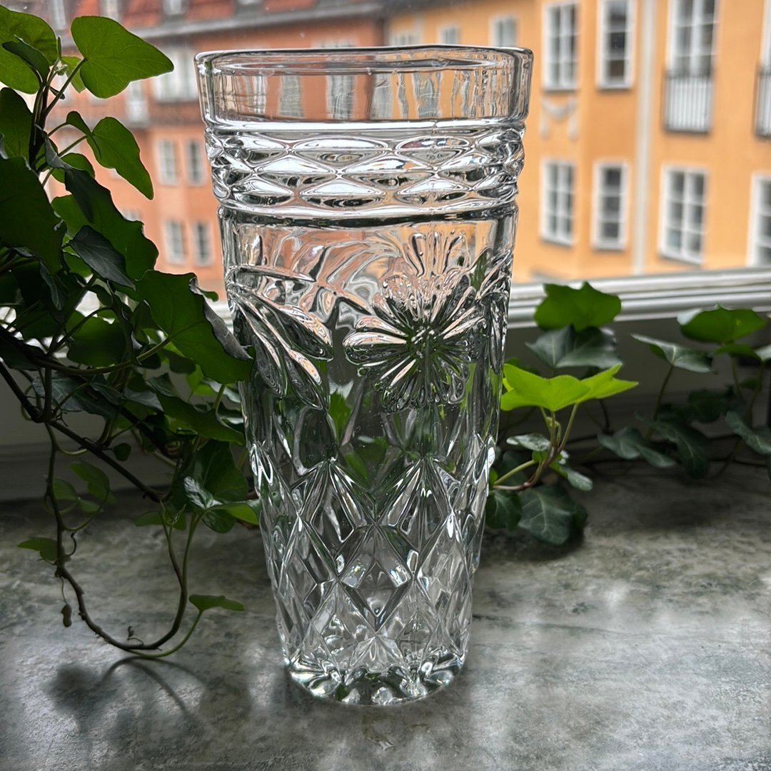 Vas från Eda glasbruk i Värmland- klart pressgl.. | Köp på Tradera ...