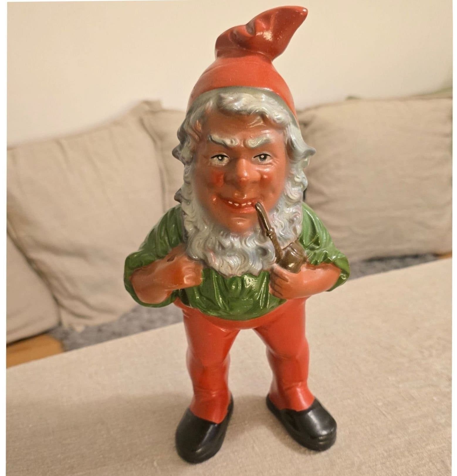 Se produkter som liknar Stor äldre tomte med pipa - g.. på Tradera ...