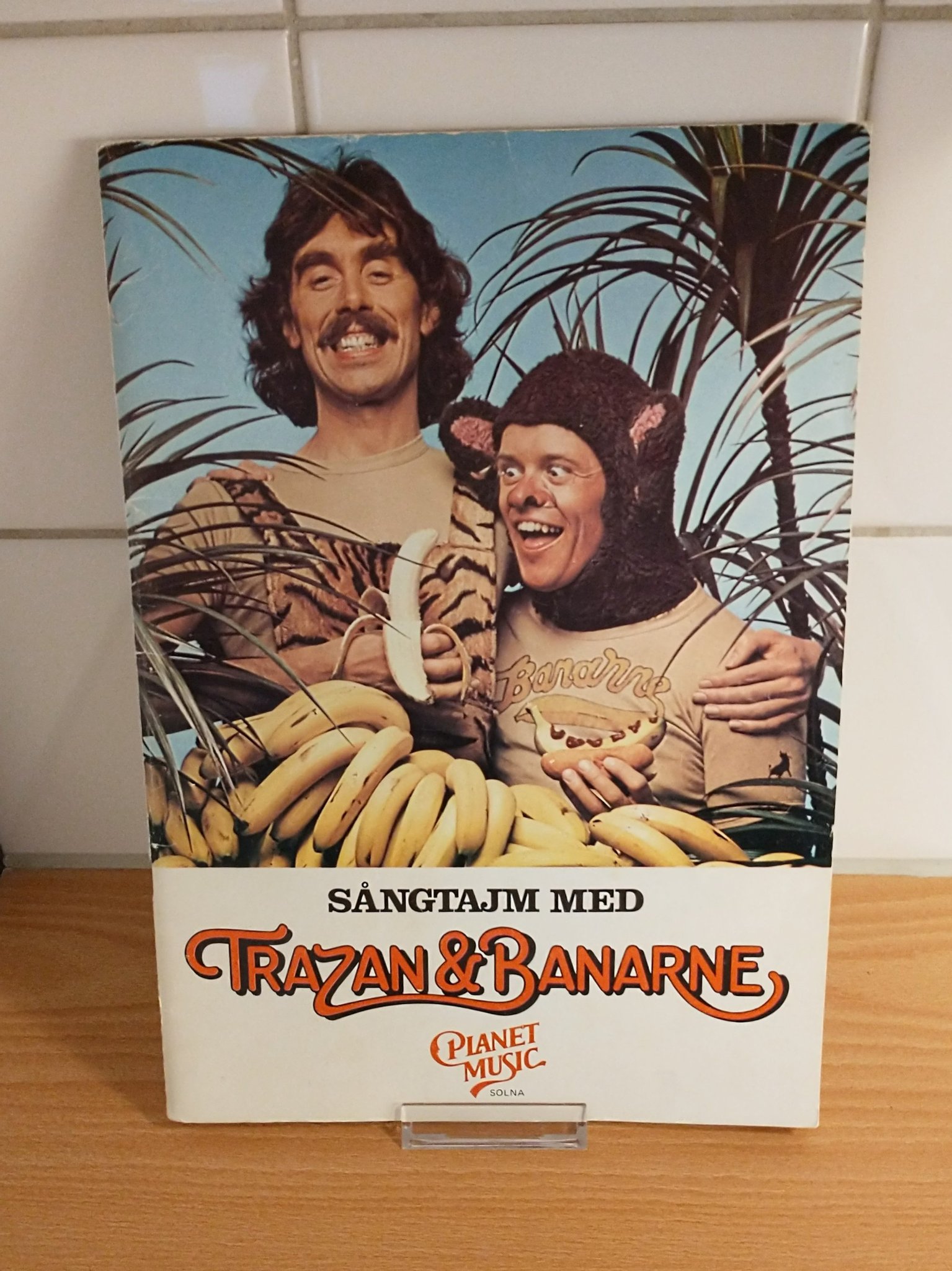 Signerad Trazan & Banarne sångbok (Lasse Åberg,.. | Köp på Tradera ...